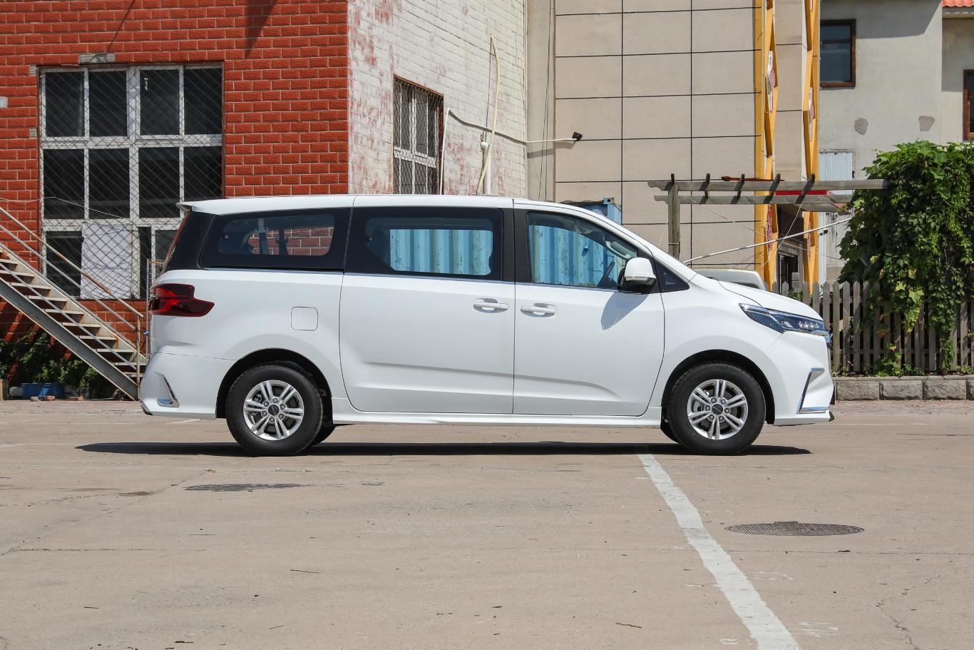 【大通G20ES 2.0T 自动超值版 汽油正侧车头向右水平图片-汽车图片大全】-易车