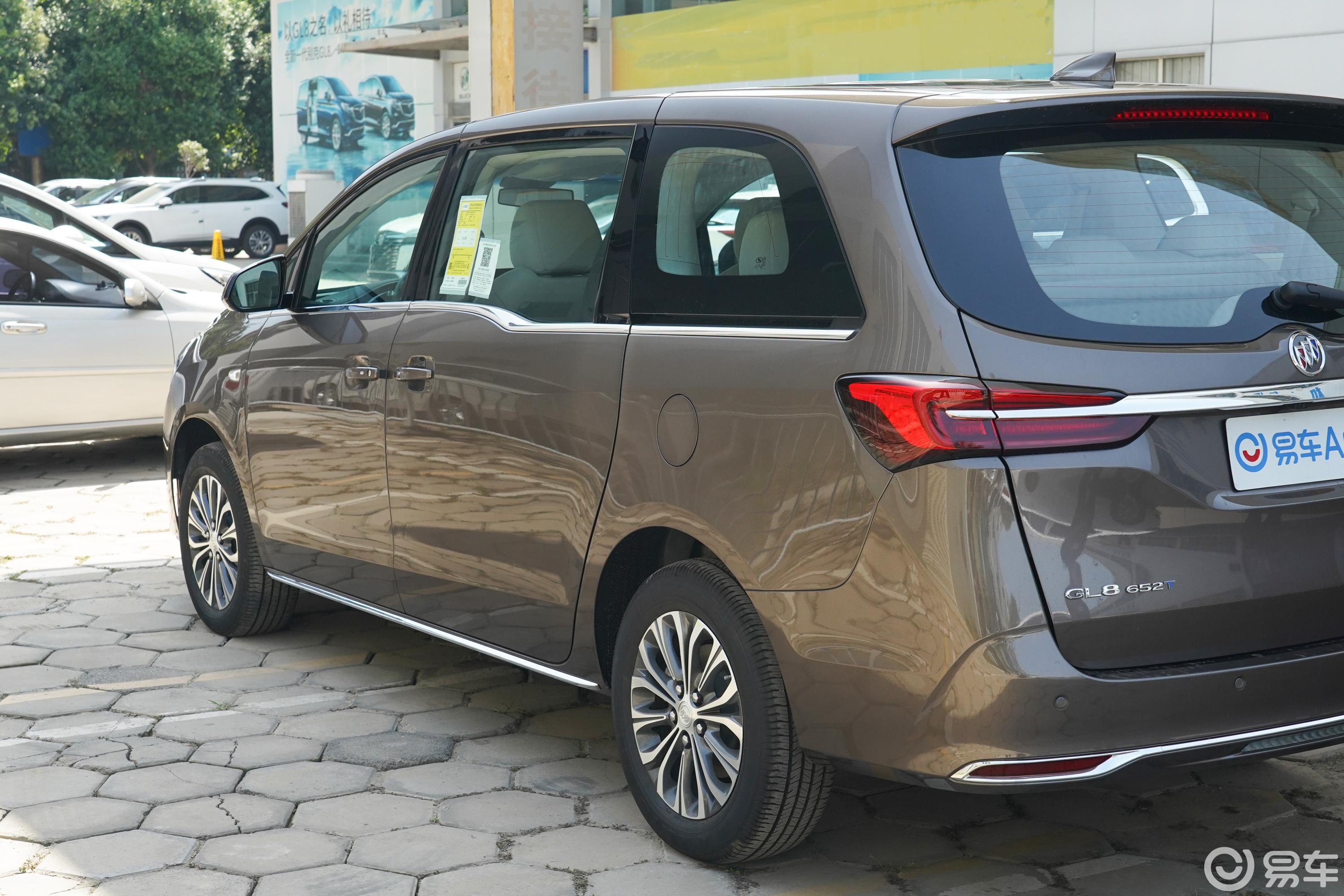 【2023款 陆上公务舱 652T 智享型 7座汽车图片-汽车图片大全】-易车