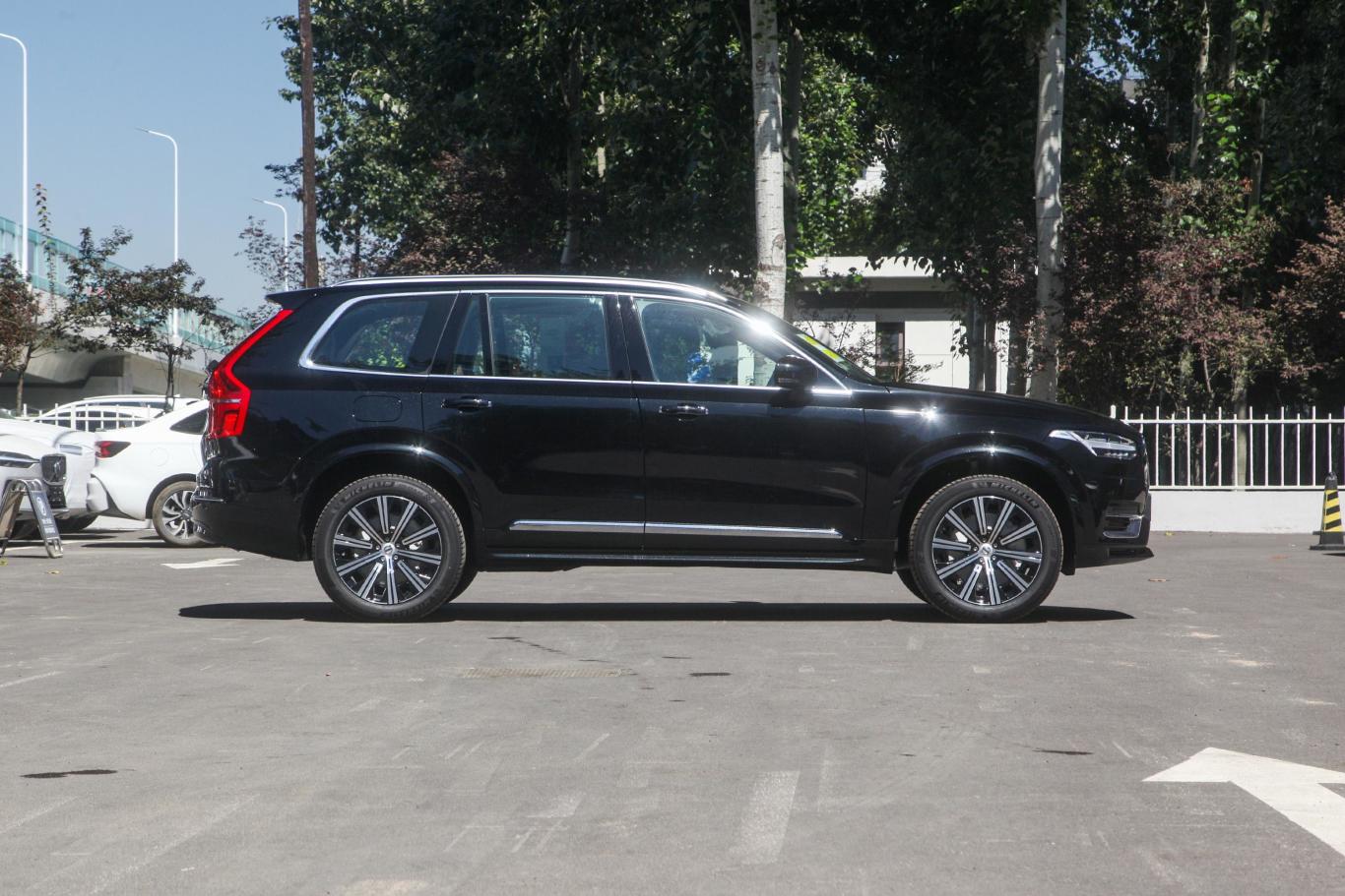 【沃尔沃XC90B5 智行豪华版 7座正侧车头向右水平图片-汽车图片大全】-易车