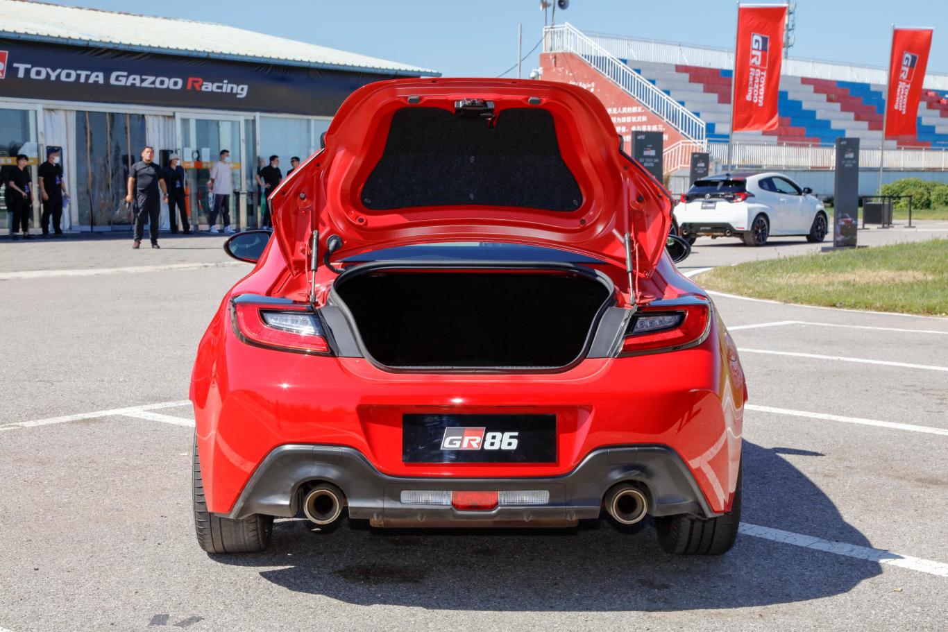 【丰田86GR 86 2.4L 自动版后备厢图片-汽车图片大全】-易车