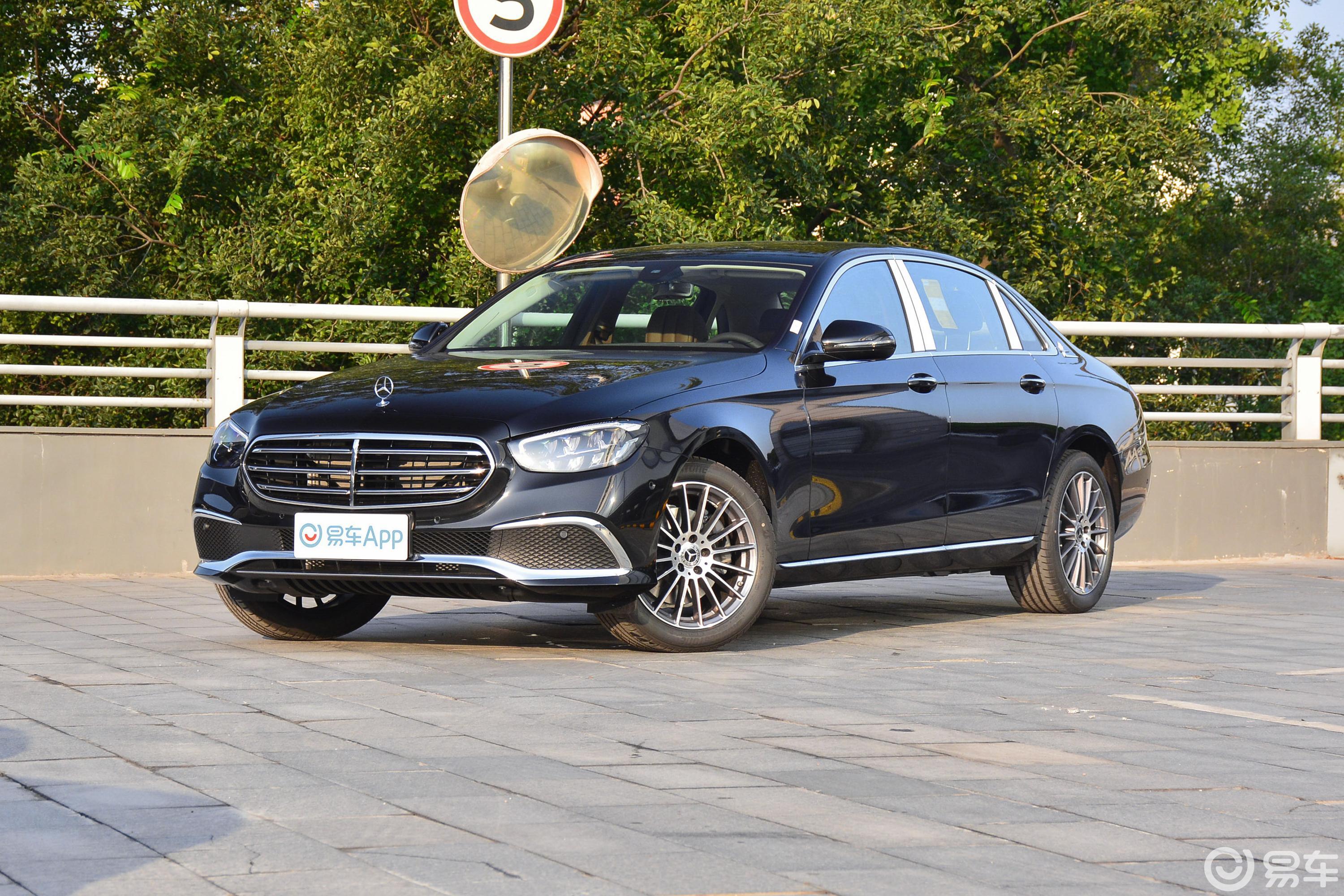 【奔驰E级E 260 L侧前45度车头向左水平图片-汽车图片大全】-易车