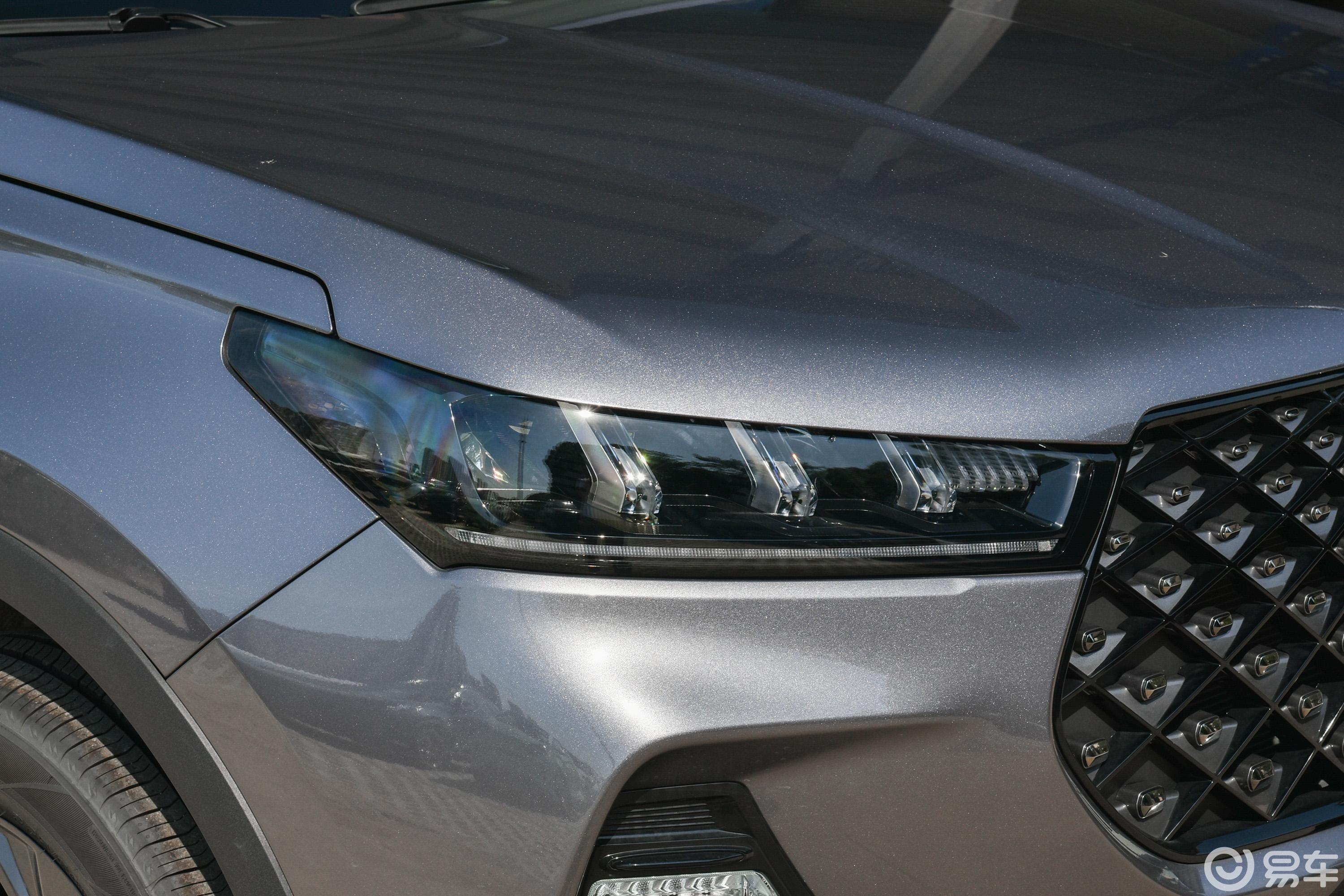 【瑞虎7超能版 1.5T CVT超能勇士+大灯侧45度俯拍图片-汽车图片大全】-易车