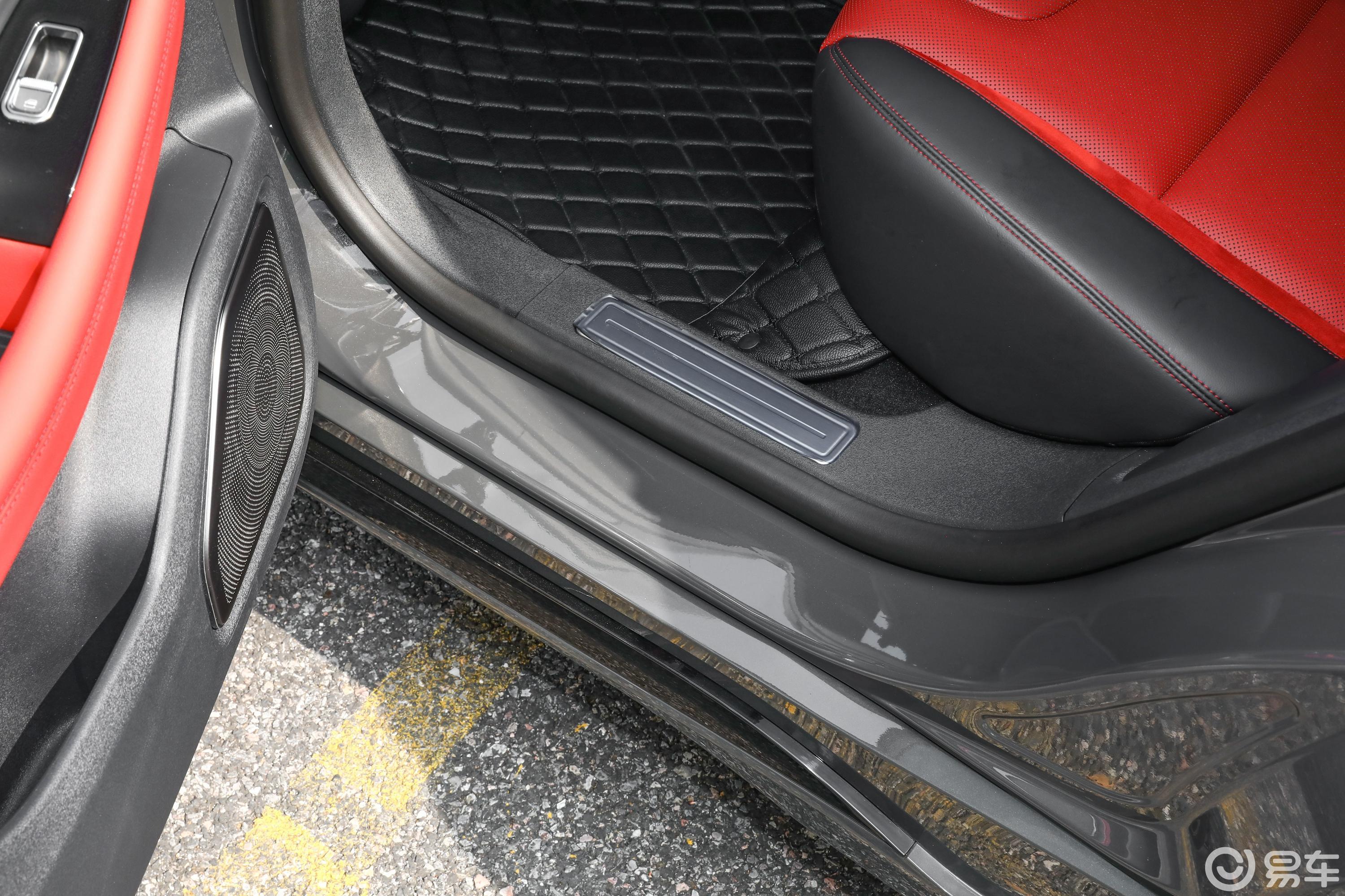 【林肯Z改款 i酷 2.0T 尊耀版后排空间图片-汽车图片大全】-易车