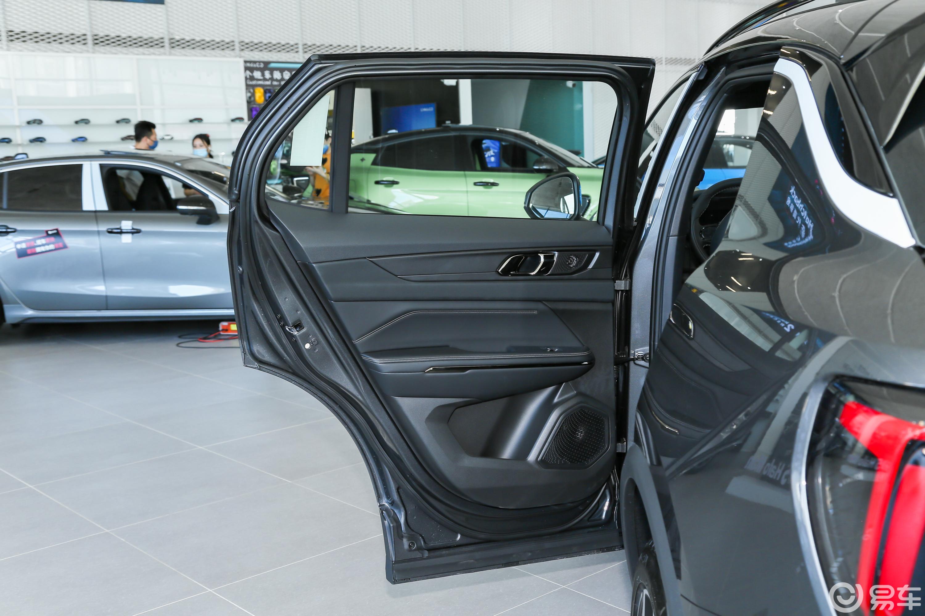 【领克01EM-F 1.5T 两驱AM空间图片-汽车图片大全】-易车