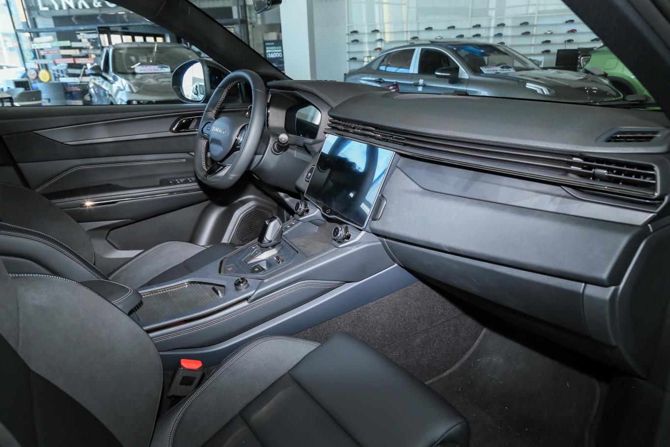 【领克01EM-F 1.5T 两驱AM内饰全景副驾方向图片-汽车图片大全】-易车