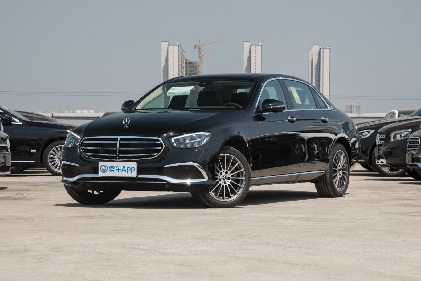 【奔驰E级E 260 L 4MATIC侧前45度车头向左水平图片-汽车图片大全】-易车