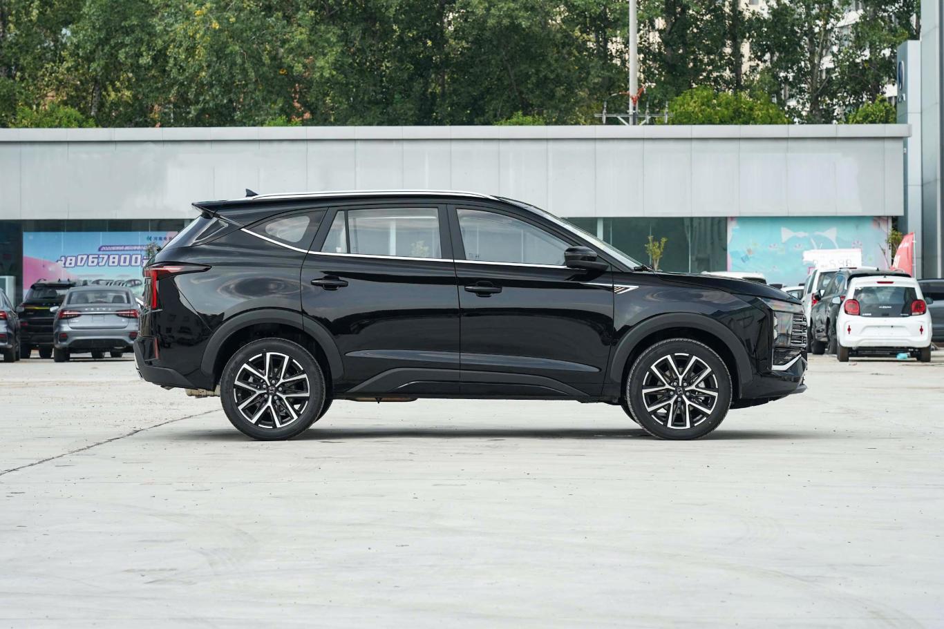 【思皓X8 PLUS1.5T 双离合智家版 6座正侧车头向右水平图片-汽车图片大全】-易车