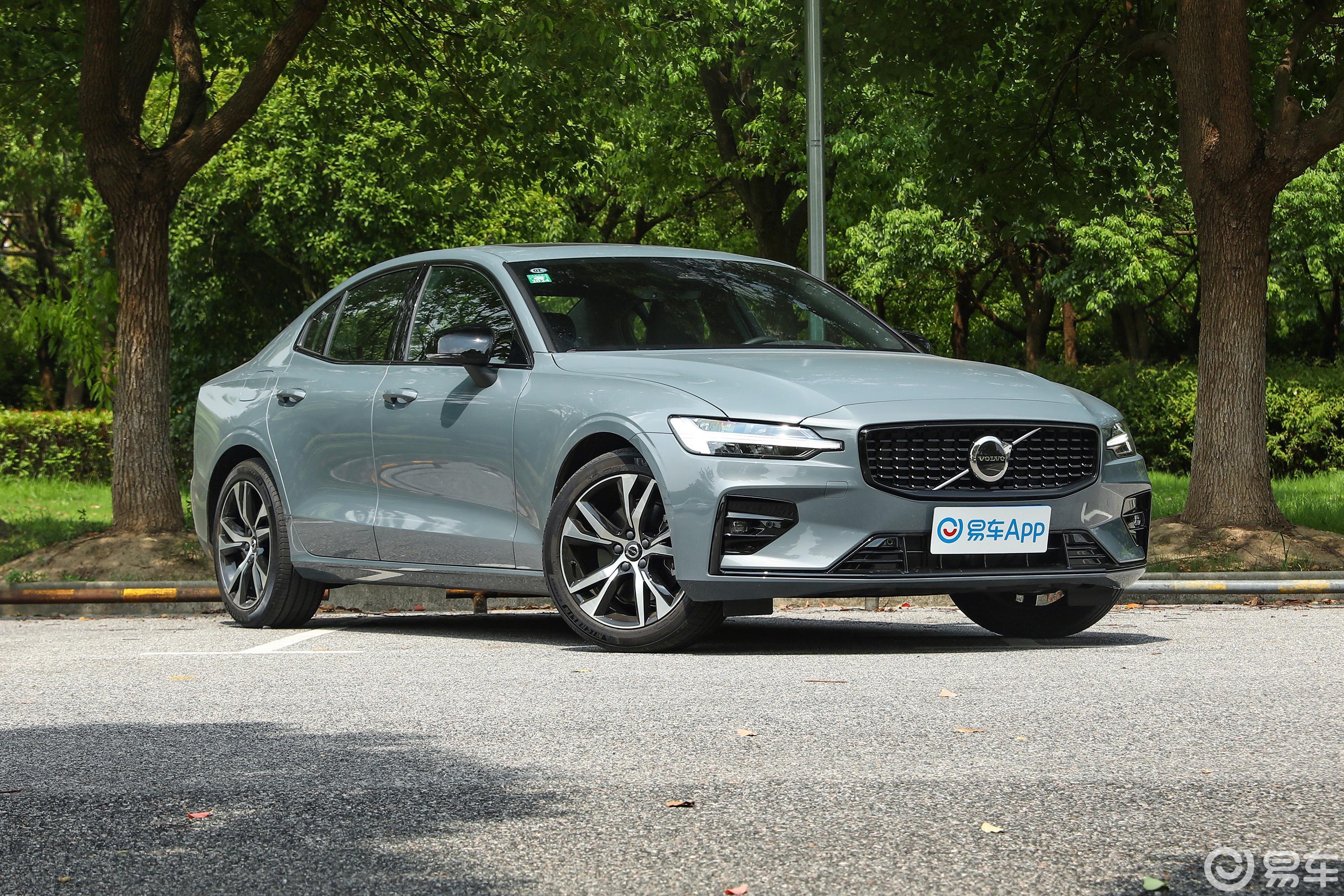 【沃尔沃S60B5 智雅运动版侧前45度车头向右水平图片-汽车图片大全】-易车