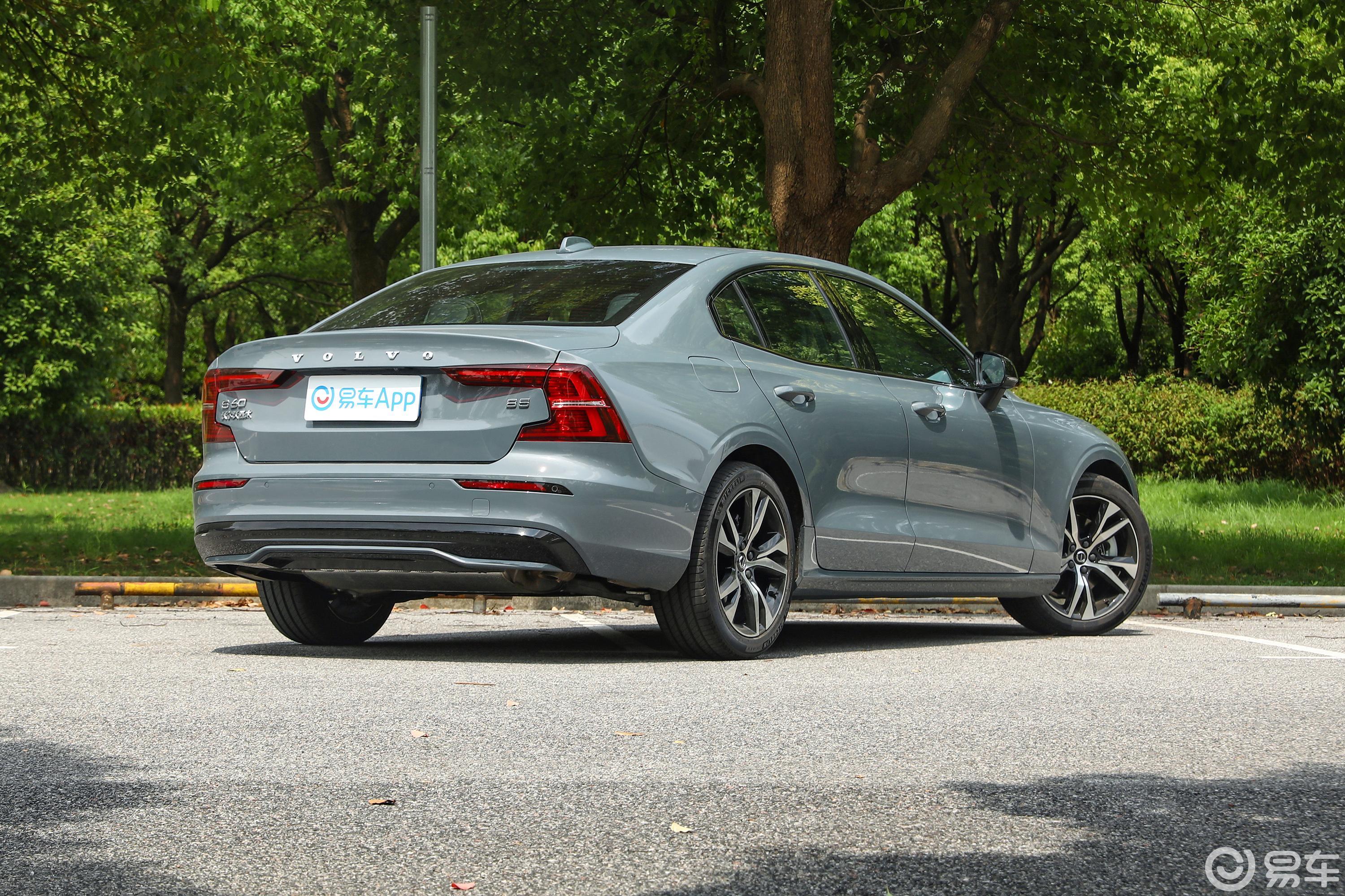 【沃尔沃S60B5 智雅运动版侧后45度车头向右水平图片-汽车图片大全】-易车