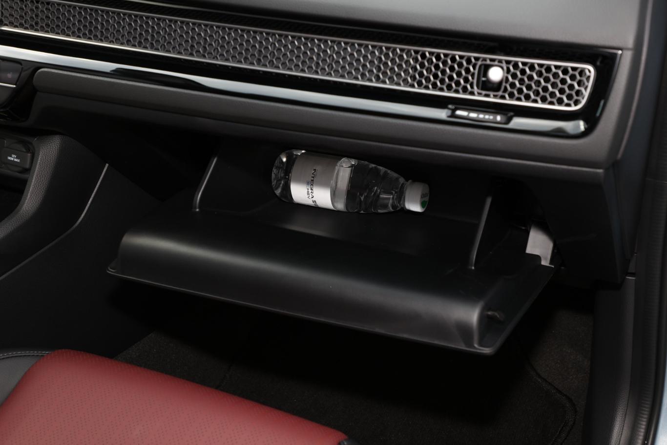 【型格e:HEV 2.0L 锐·尊享版手套箱空间水瓶横置图片-汽车图片大全】-易车