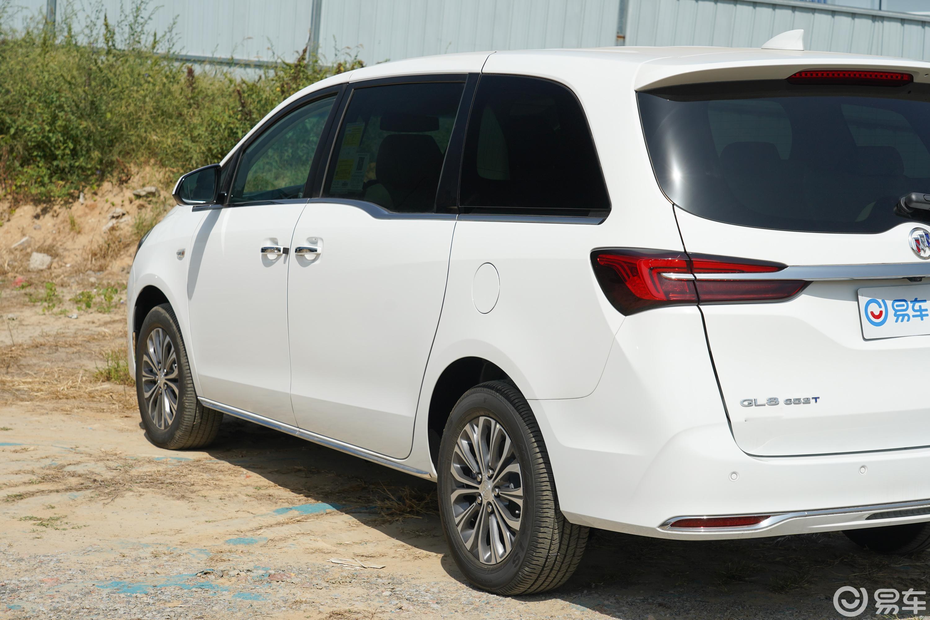 【别克GL8陆上公务舱 2.0T 豪华型 7座外观细节图片-汽车图片大全】-易车