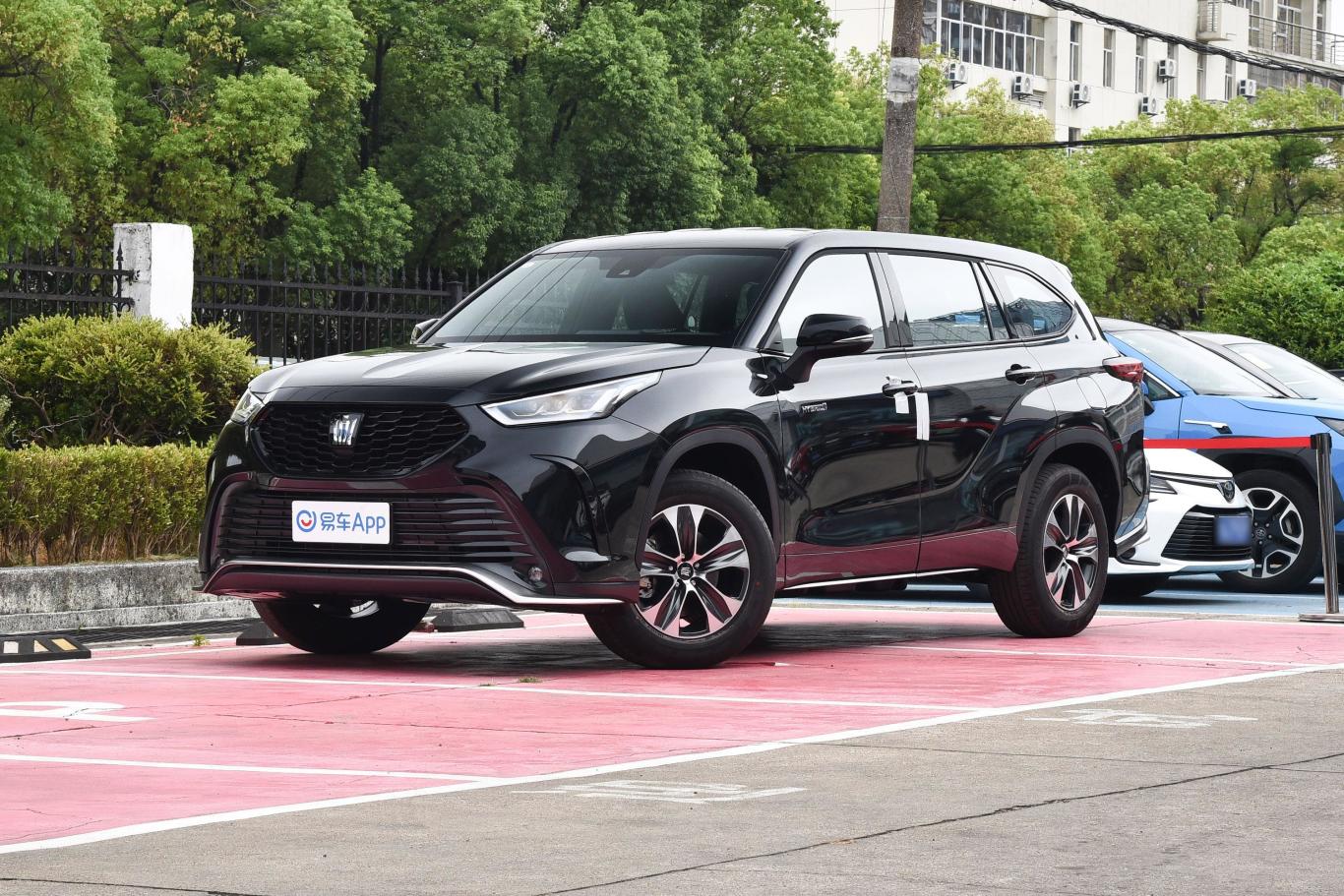 【皇冠陆放2.5L HEV 两驱精英版 7座侧前45度车头向左水平图片-汽车图片大全】-易车