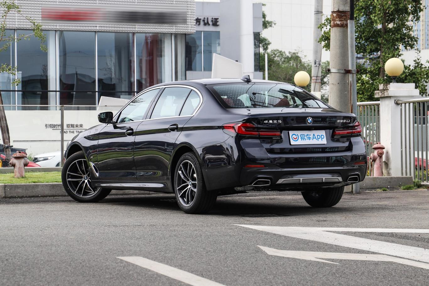 【宝马5系改款二 525Li M运动套装侧后45度车头向左水平图片-汽车图片大全】-易车