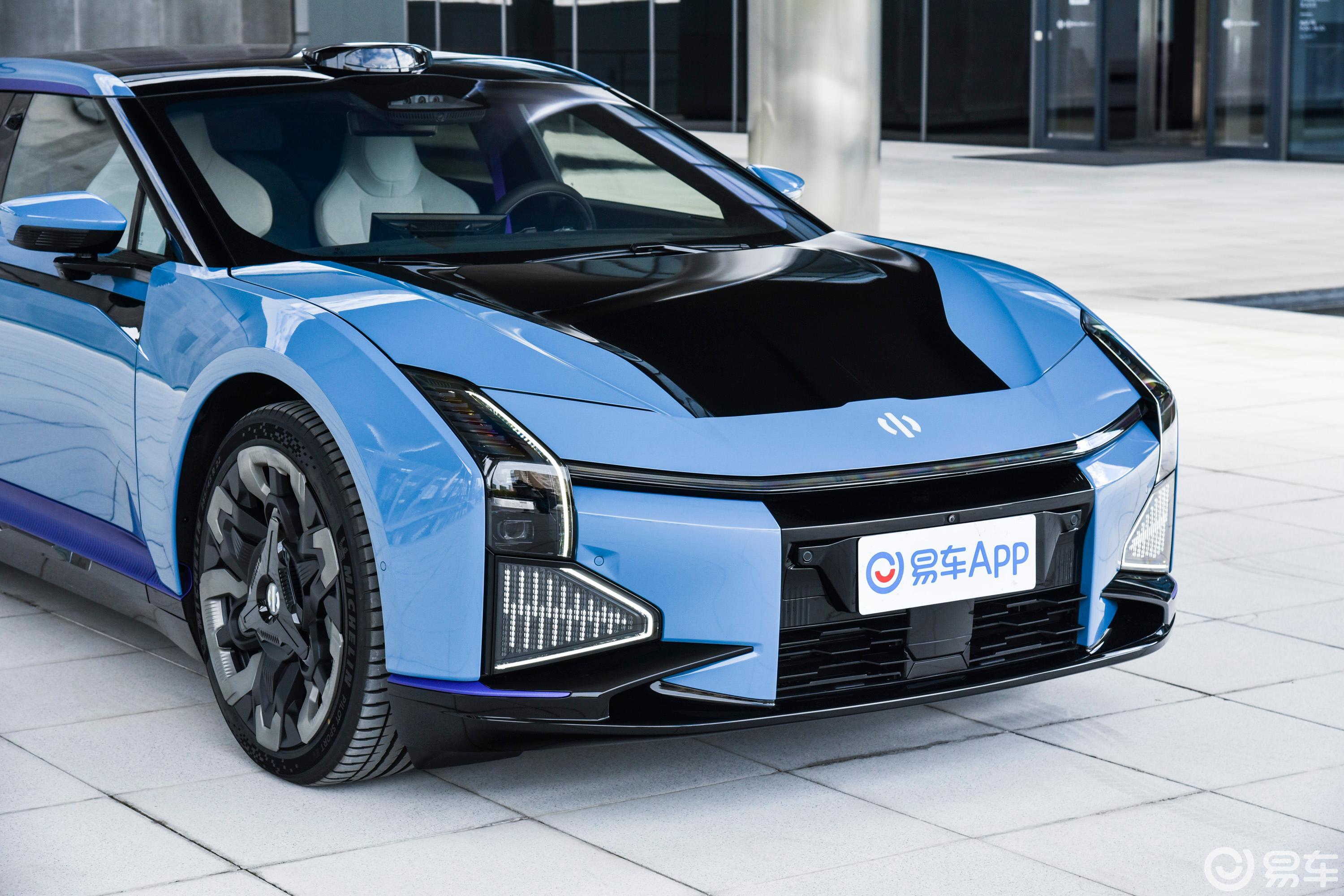 【高合HiPhi Z705km 4座前格栅侧俯拍图片-汽车图片大全】-易车