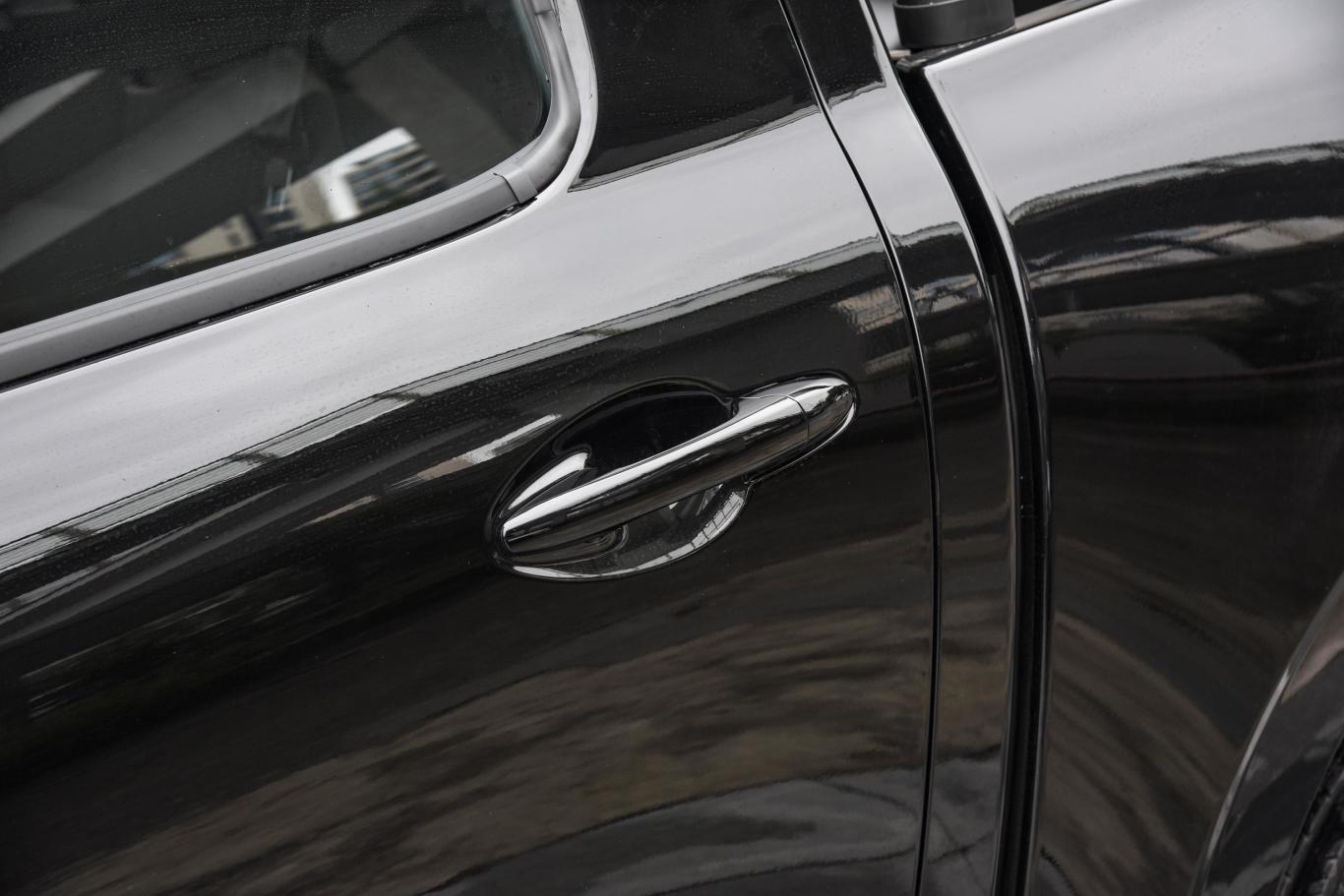 【炮商用版 2.0T 自动两驱小双精英型 汽油驾驶员侧后门把手图片-汽车图片大全】-易车