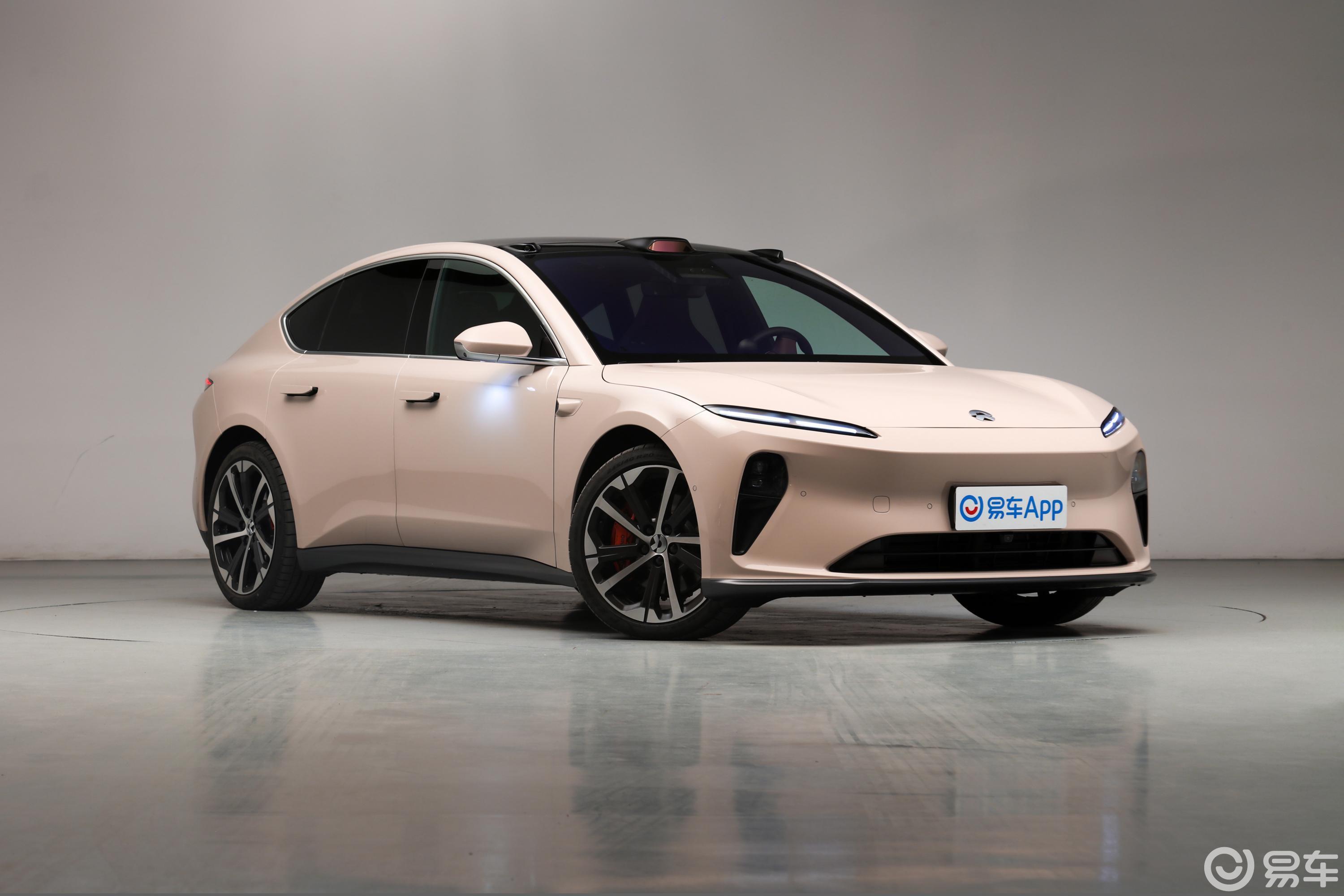 【蔚来ET5560km 75kWh大灯侧45度俯拍图片-汽车图片大全】-易车