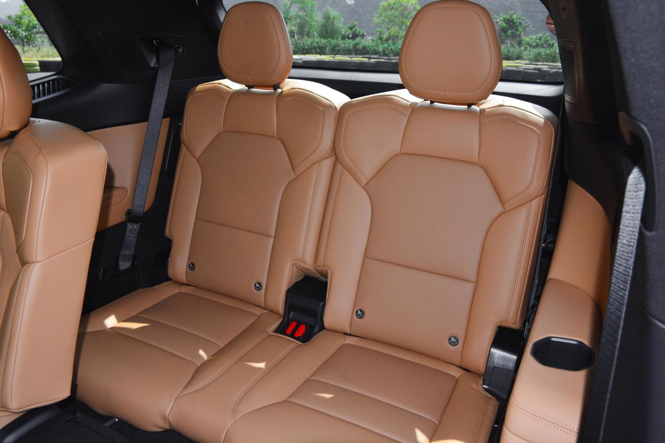 【领克09 PHEVEM-P 2.0T 190km 远航版AM 7座第三排座椅图片-汽车图片大全】-易车