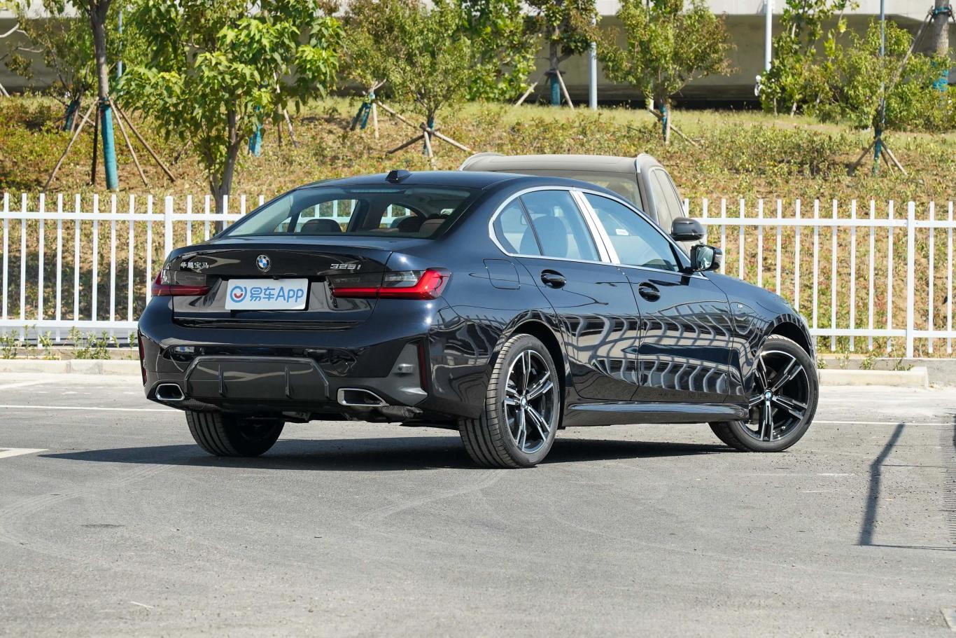 【宝马3系325i M运动套装侧后45度车头向右水平图片-汽车图片大全】-易车
