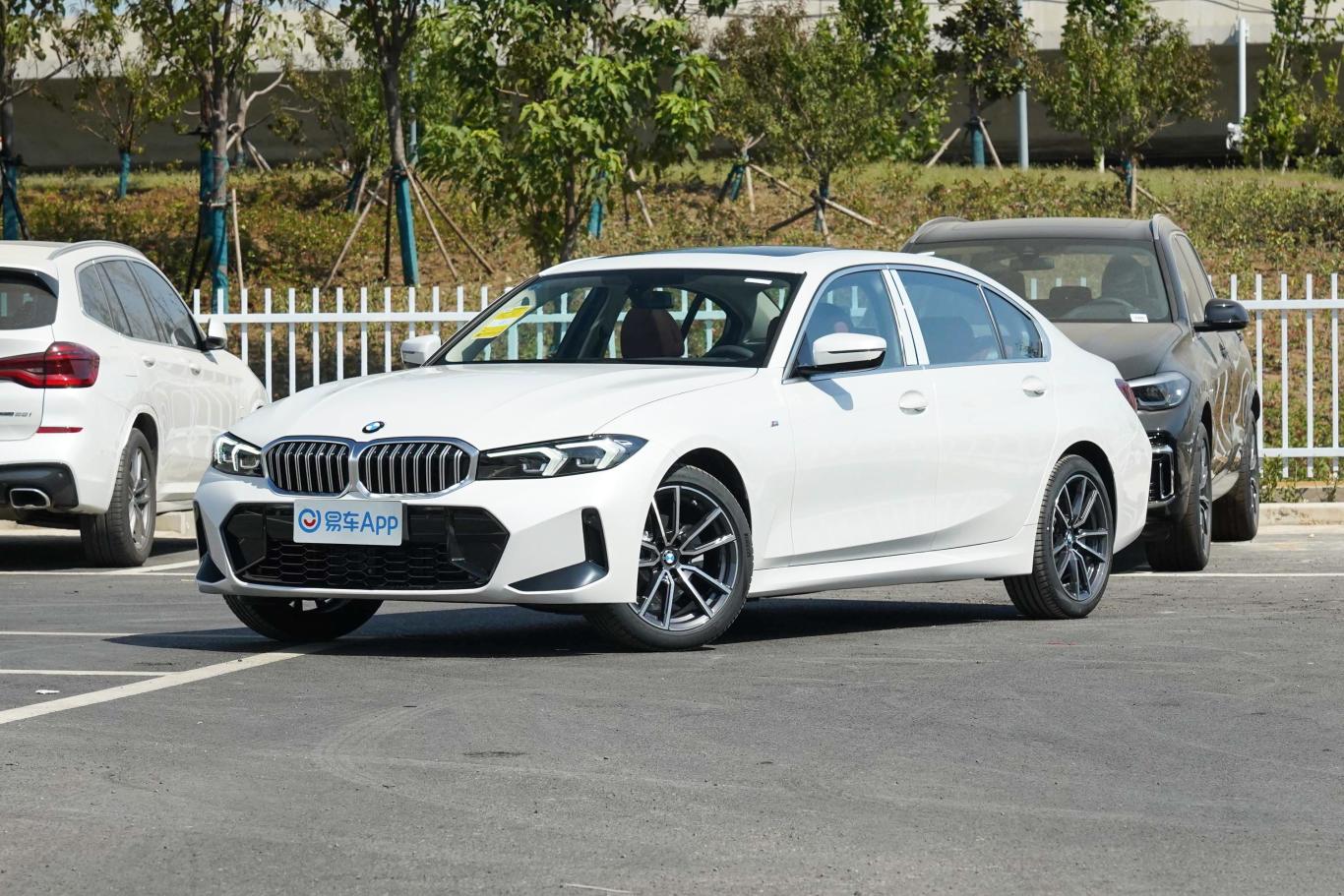 【宝马3系320Li M运动套装侧前45度车头向左水平图片-汽车图片大全】-易车