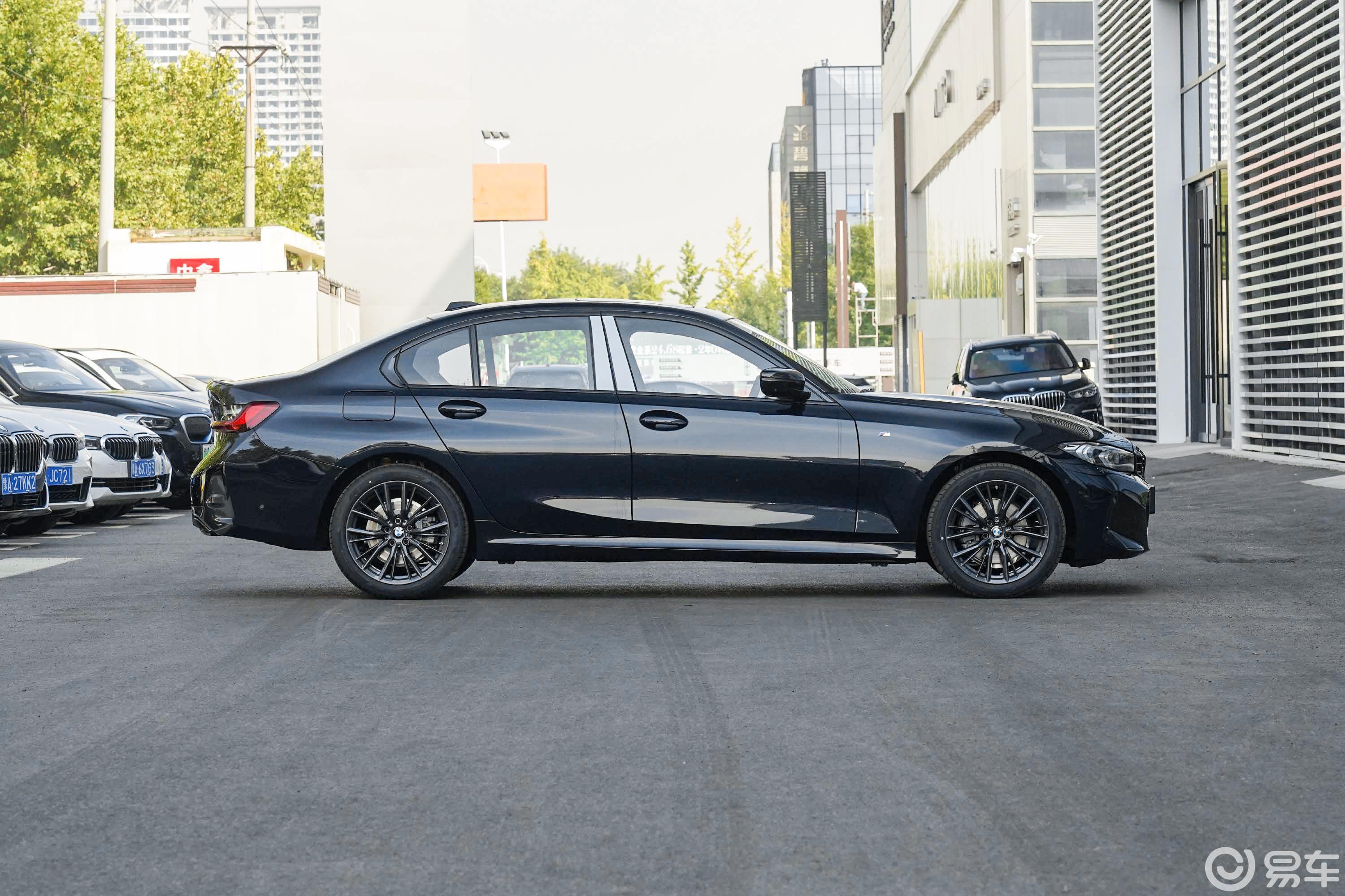 【2023款 325i M运动曜夜套装汽车图片-汽车图片大全】-易车