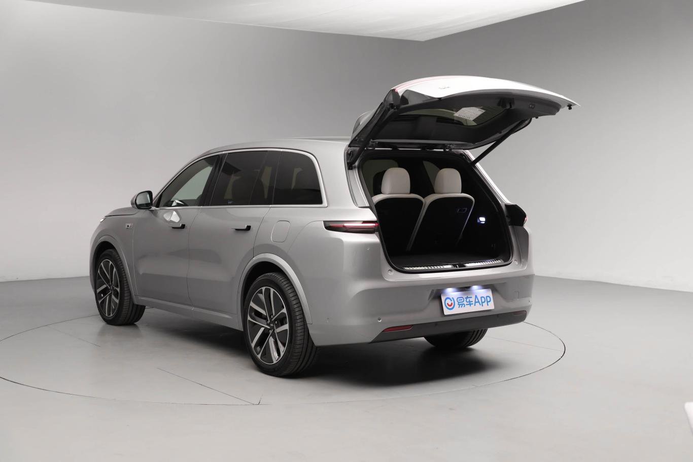 【理想L8L8 Max后备厢开启45度侧拍图片-汽车图片大全】-易车