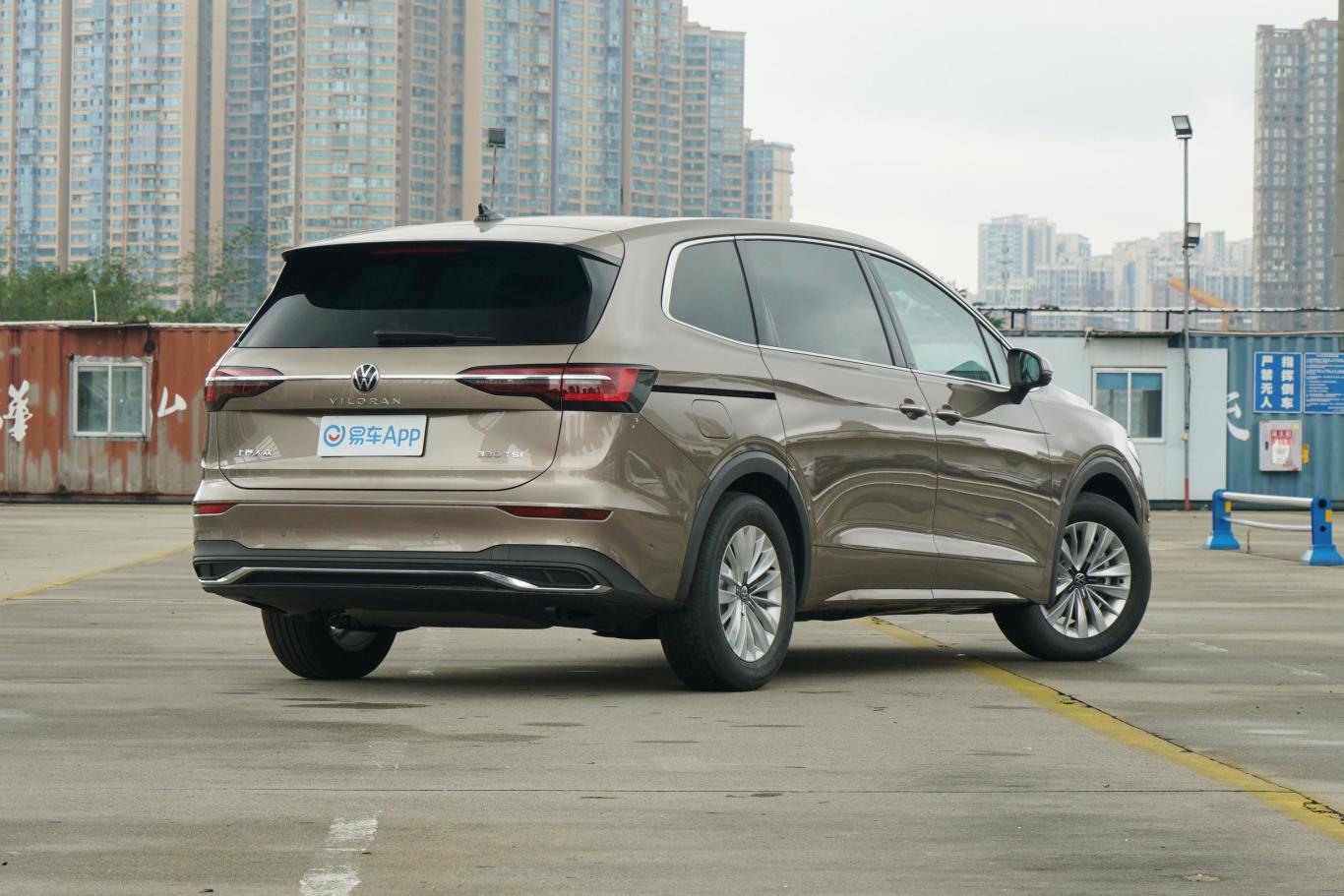 【威然330TSI 商务版侧后45度车头向右水平图片-汽车图片大全】-易车