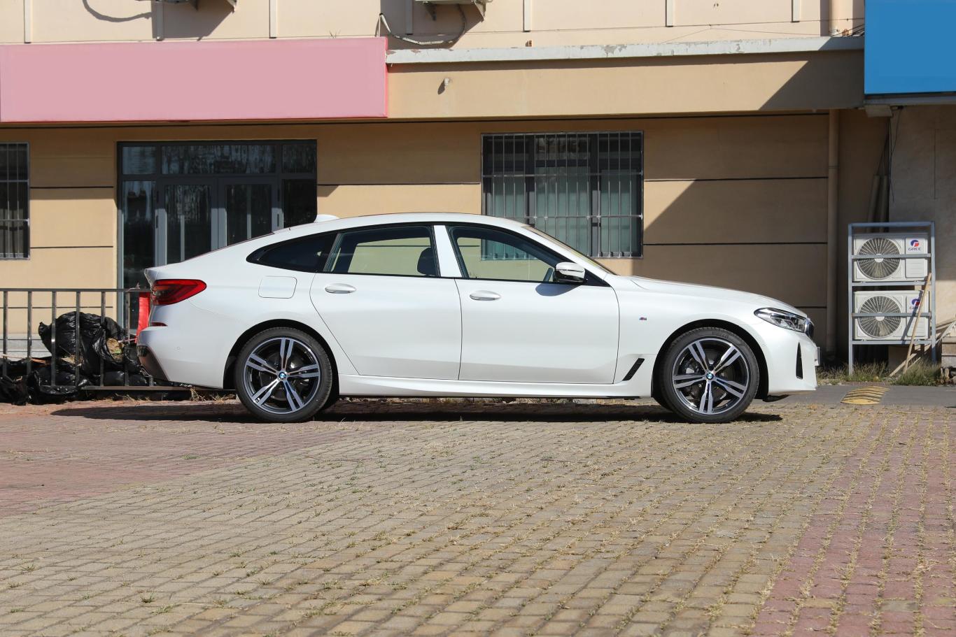 【宝马6系GT630i M运动套装正侧车头向右水平图片-汽车图片大全】-易车