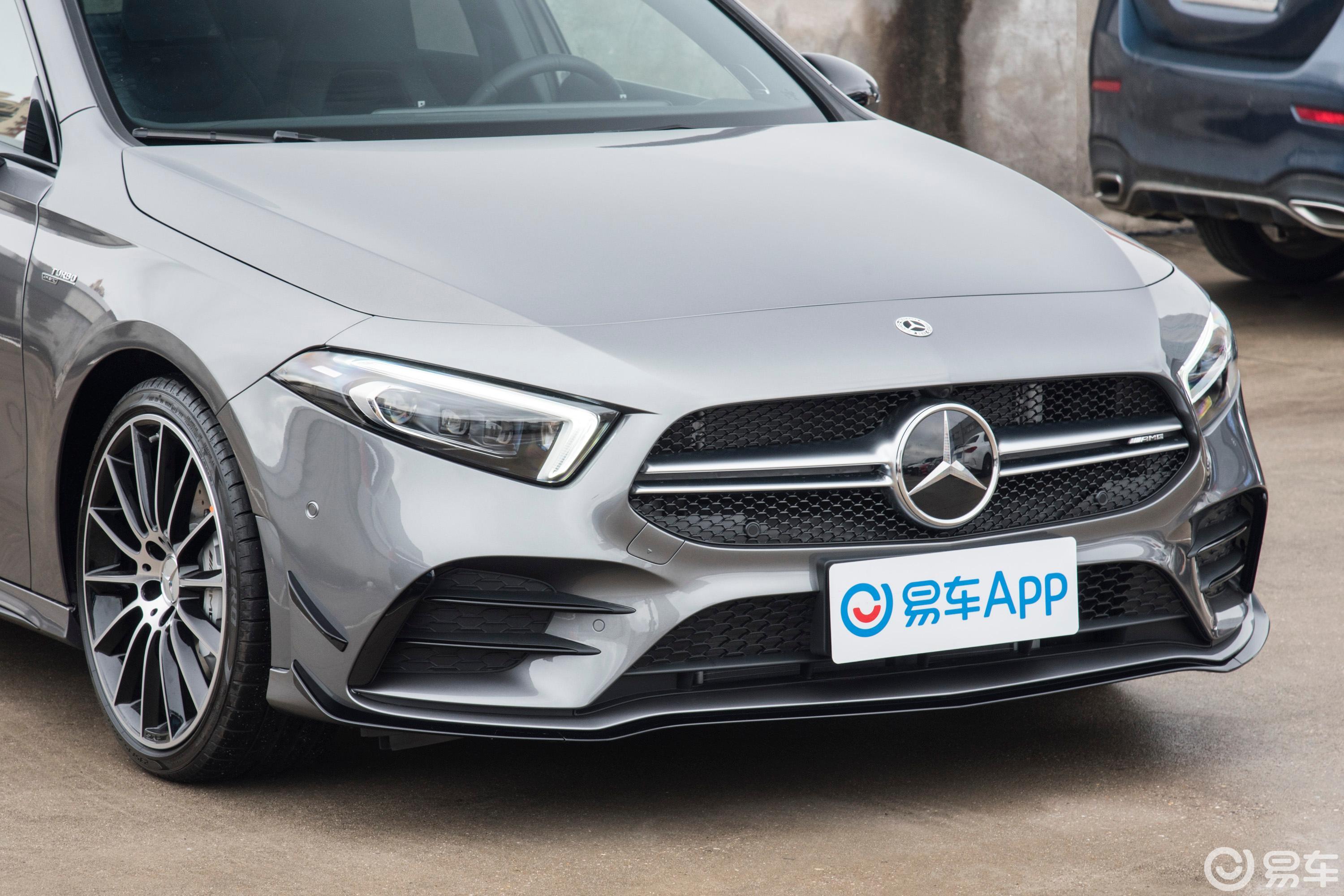 【奔驰A级 AMG(进口)AMG A 35 4MATIC前格栅侧俯拍图片-汽车图片大全】-易车