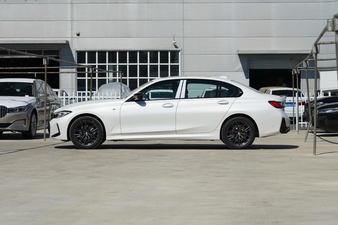 【宝马3系325Li M运动曜夜套装正侧车头向左水平图片-汽车图片大全】-易车