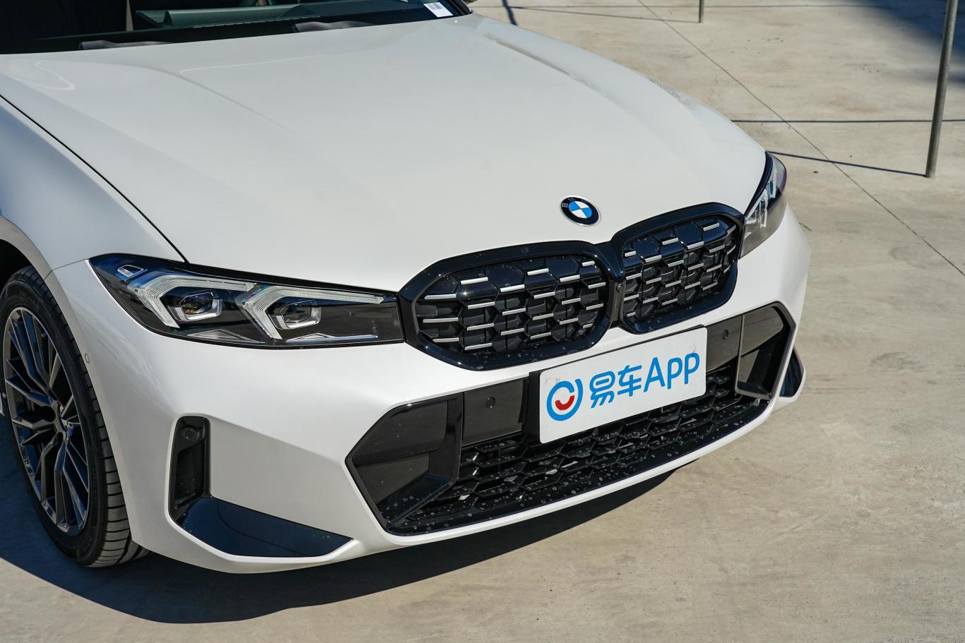 【宝马3系325Li M运动曜夜套装前格栅侧俯拍图片-汽车图片大全】-易车