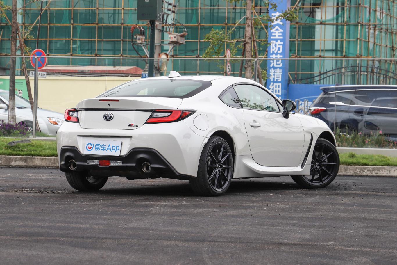 【丰田86GR 86 2.4L 手动版侧后45度车头向右水平图片-汽车图片大全】-易车