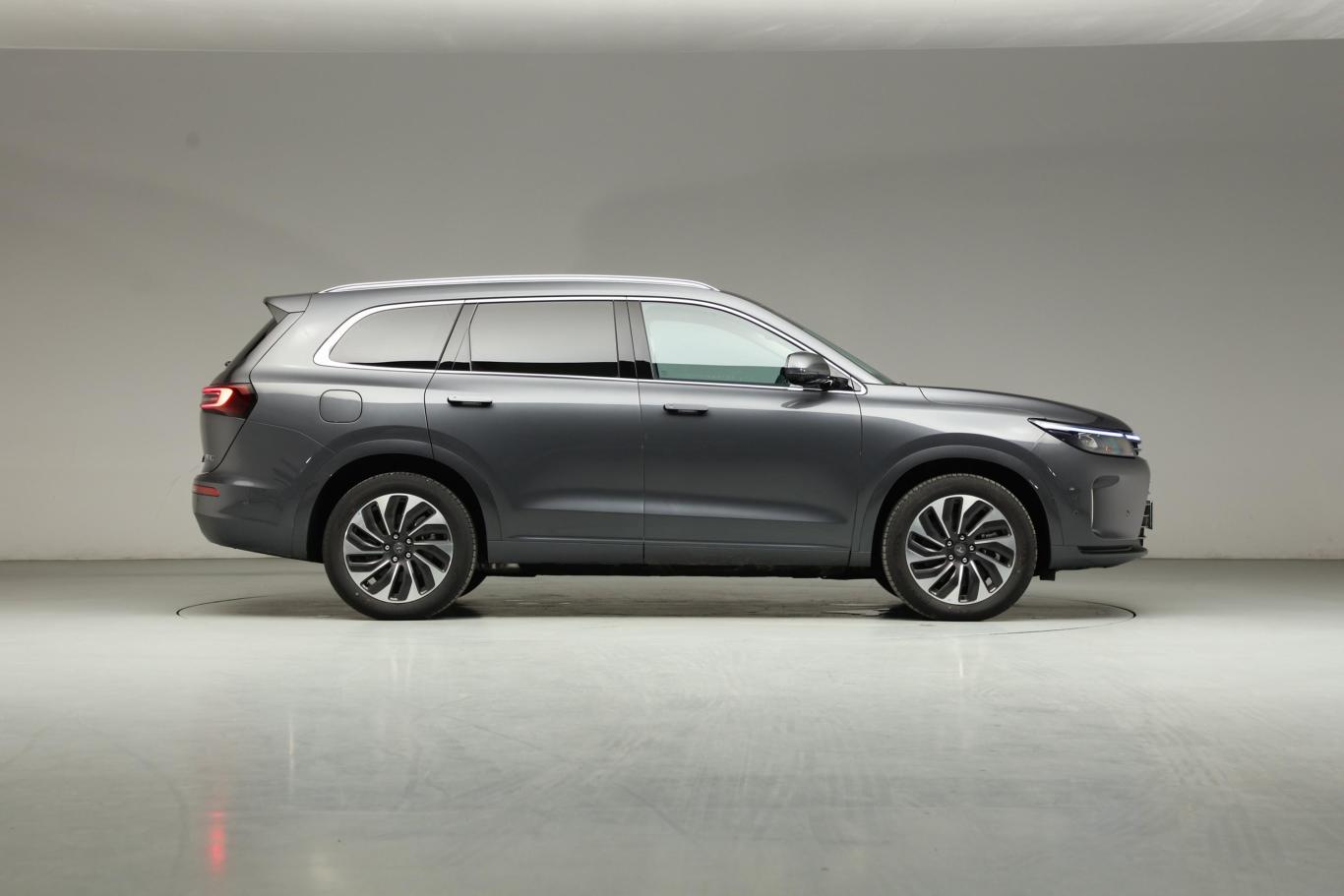 【问界M71.5T 230km 后驱舒适版正侧车头向右水平图片-汽车图片大全】-易车