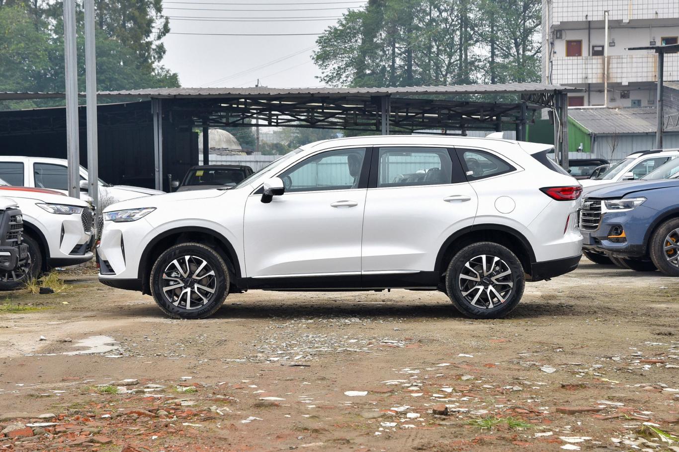 【哈弗H6第三代 1.5T 两驱Pro正侧车头向左水平图片-汽车图片大全】-易车