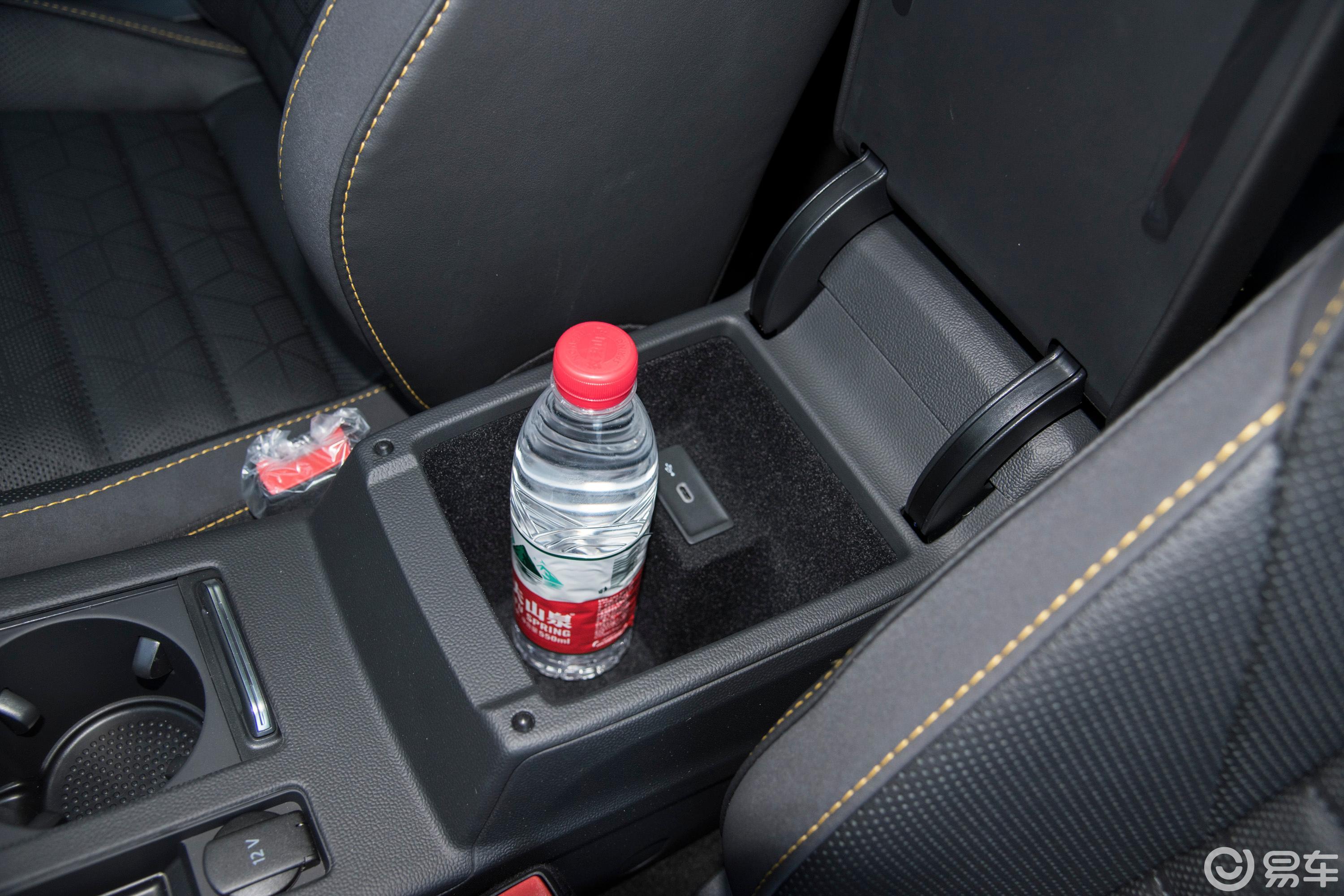 【一汽-大众CC380TSI 夺目版前排扶手箱储物格图片-汽车图片大全】-易车