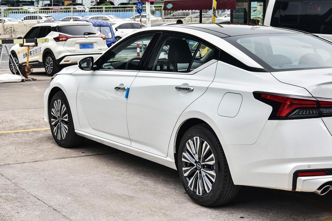 【天籁2.0L XL-TLS 悦享版外观细节图片-汽车图片大全】-易车