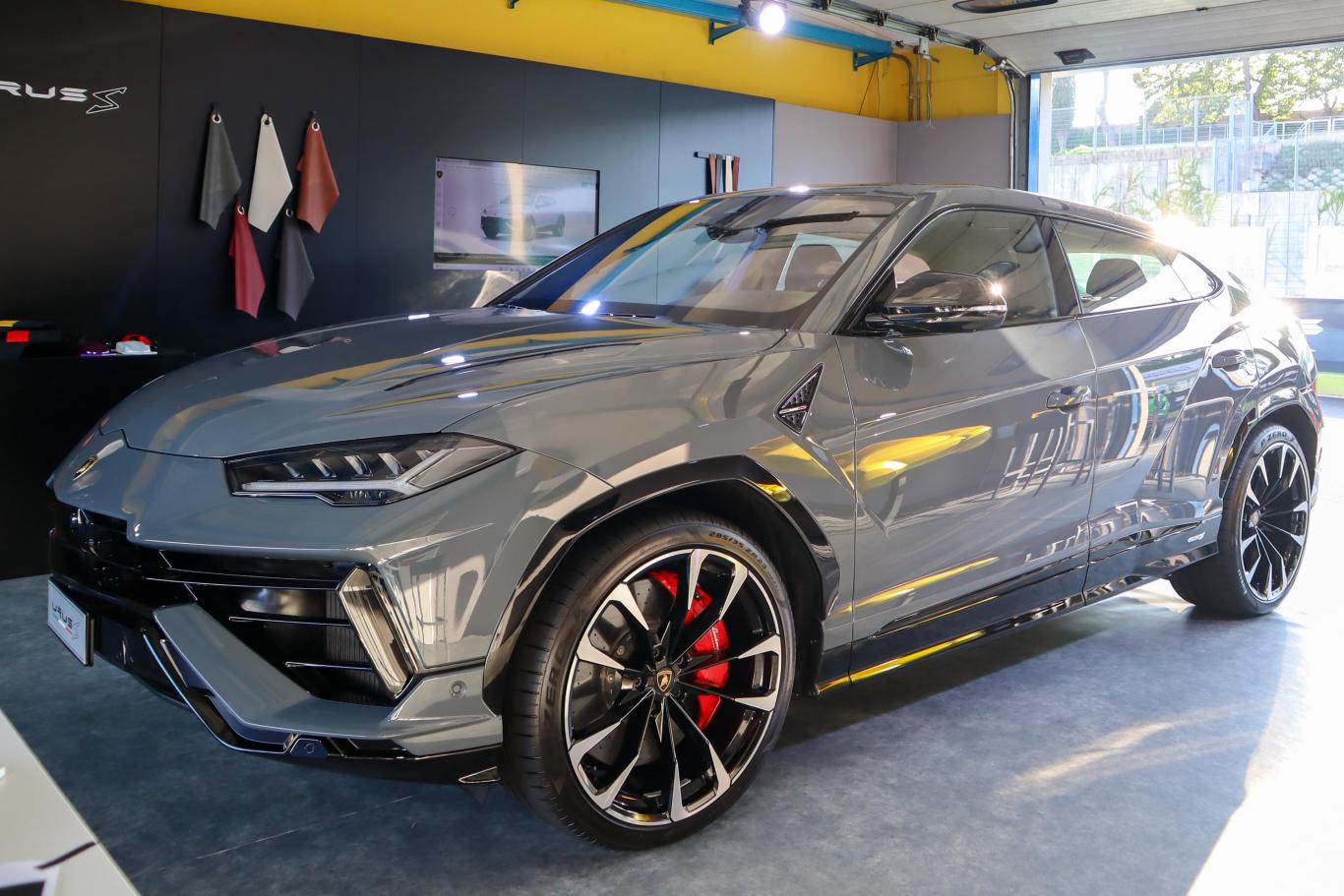 【Urus4.0T V8 S正侧车头向左水平图片-汽车图片大全】-易车