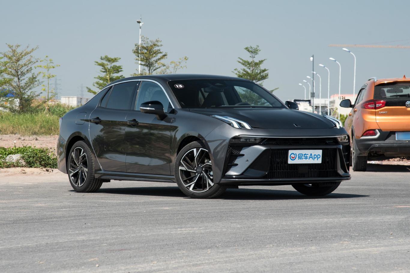 【领克031.5T 双离合两驱劲Pro 5座侧前45度车头向右水平图片-汽车图片大全】-易车