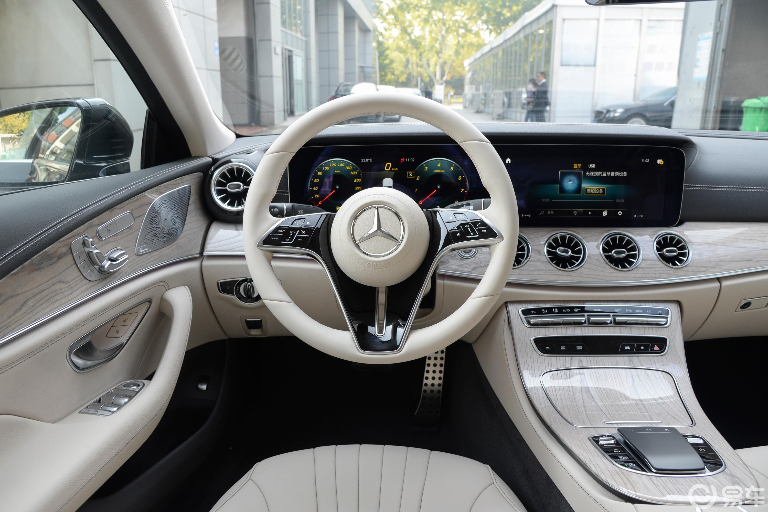 【奔驰CLS级CLS 300 豪华型驾驶位区域图片-汽车图片大全】-易车