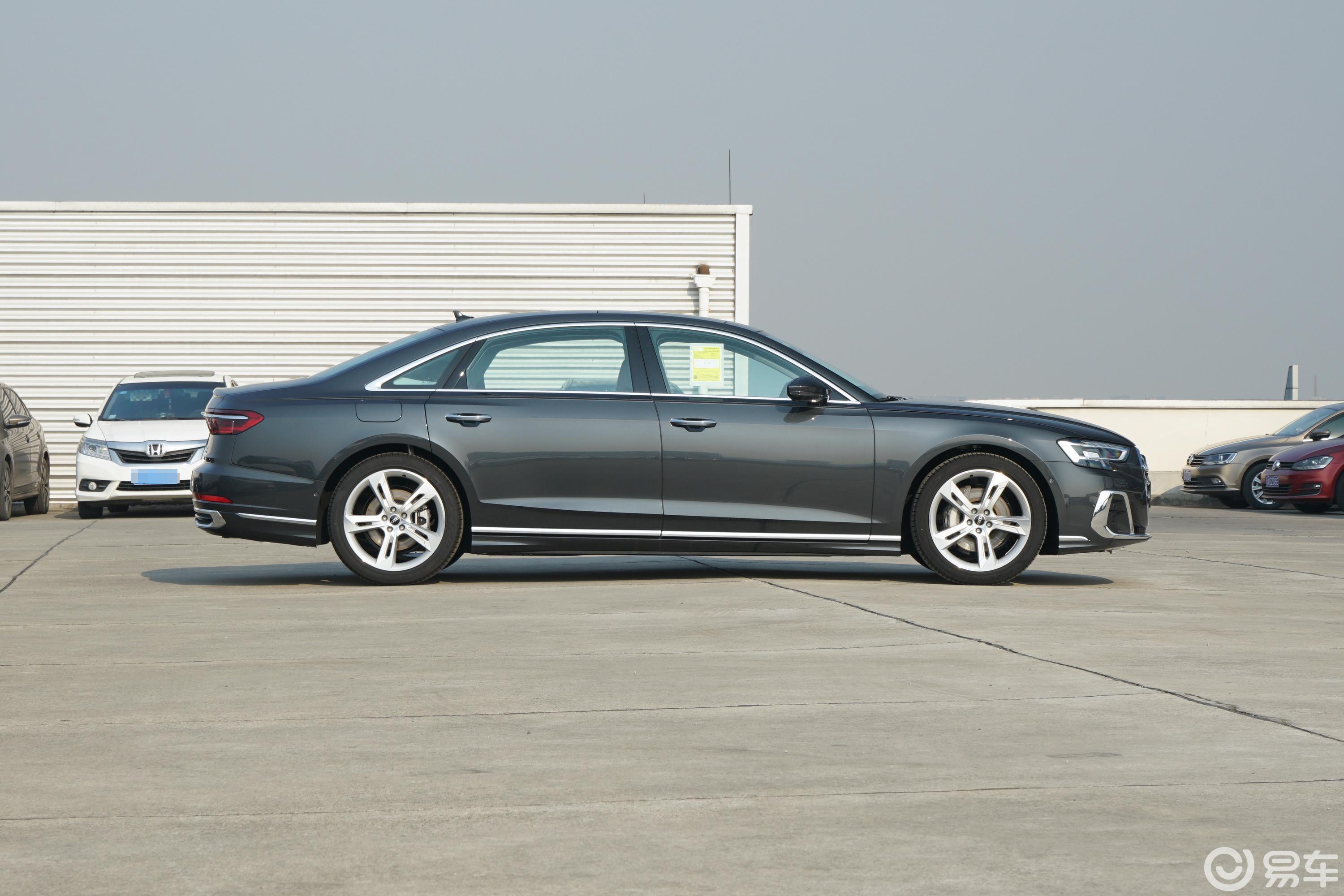 【奥迪A8改款 A8L 50 TFSI quattro 臻选型正侧车头向右水平图片-汽车图片大全】-易车