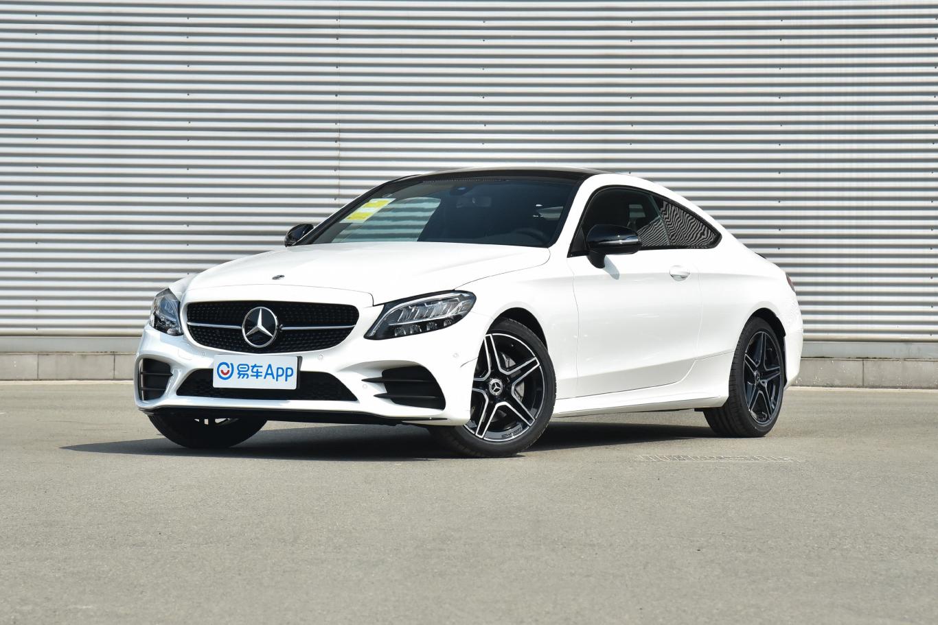 【奔驰C级(进口)C 260 轿跑车侧前45度车头向左水平图片-汽车图片大全】-易车