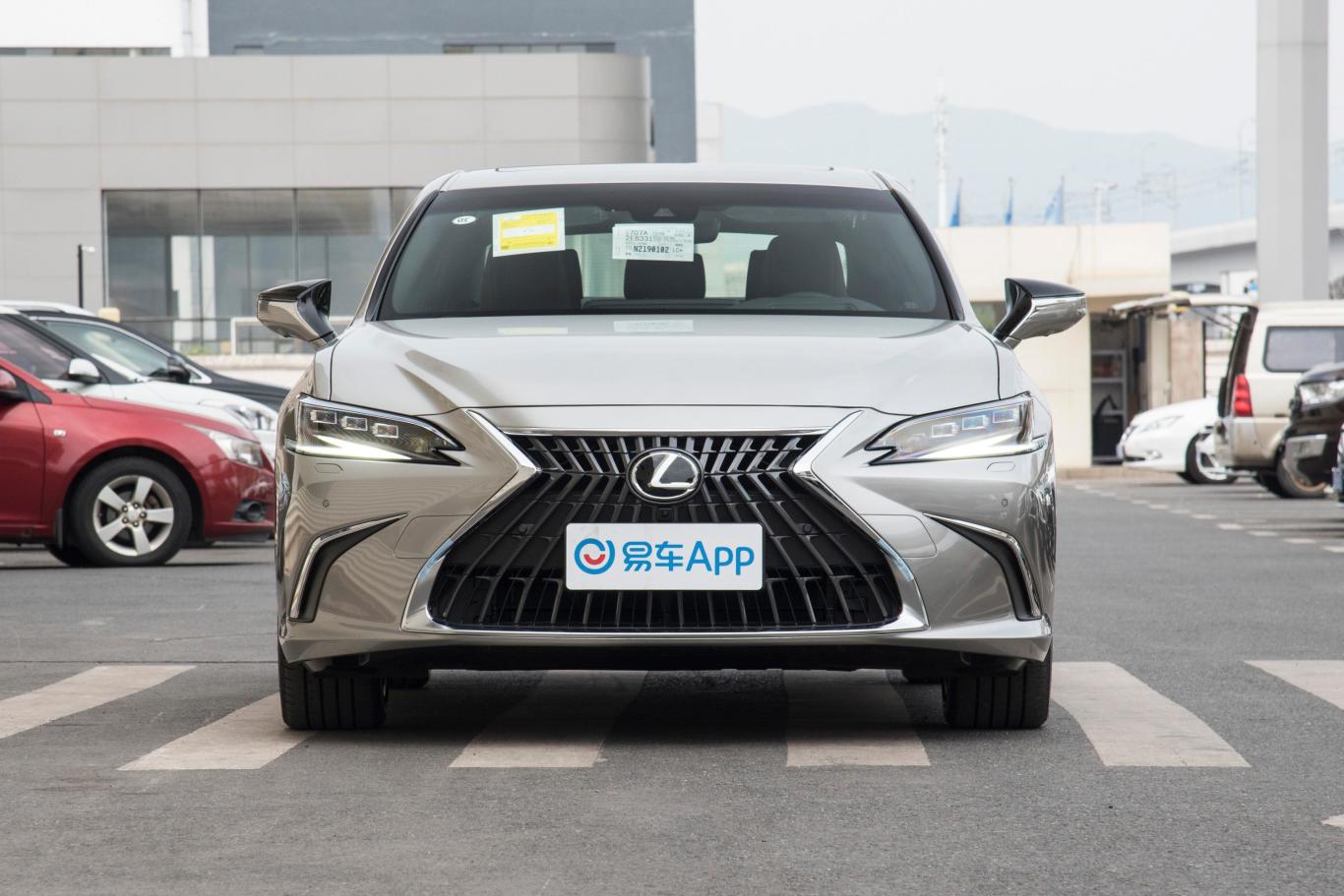 【雷克萨斯ES300h 行政版正前水平图片-汽车图片大全】-易车