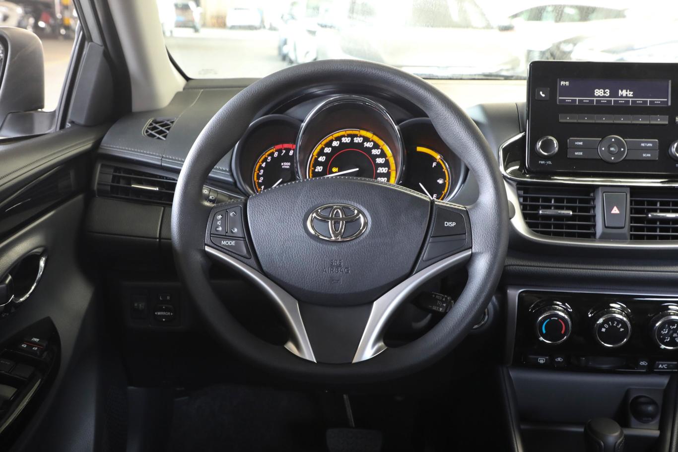 【YARiS L 致炫致炫X 1.5L CVT 豪华PLUS版方向盘图片-汽车图片大全】-易车