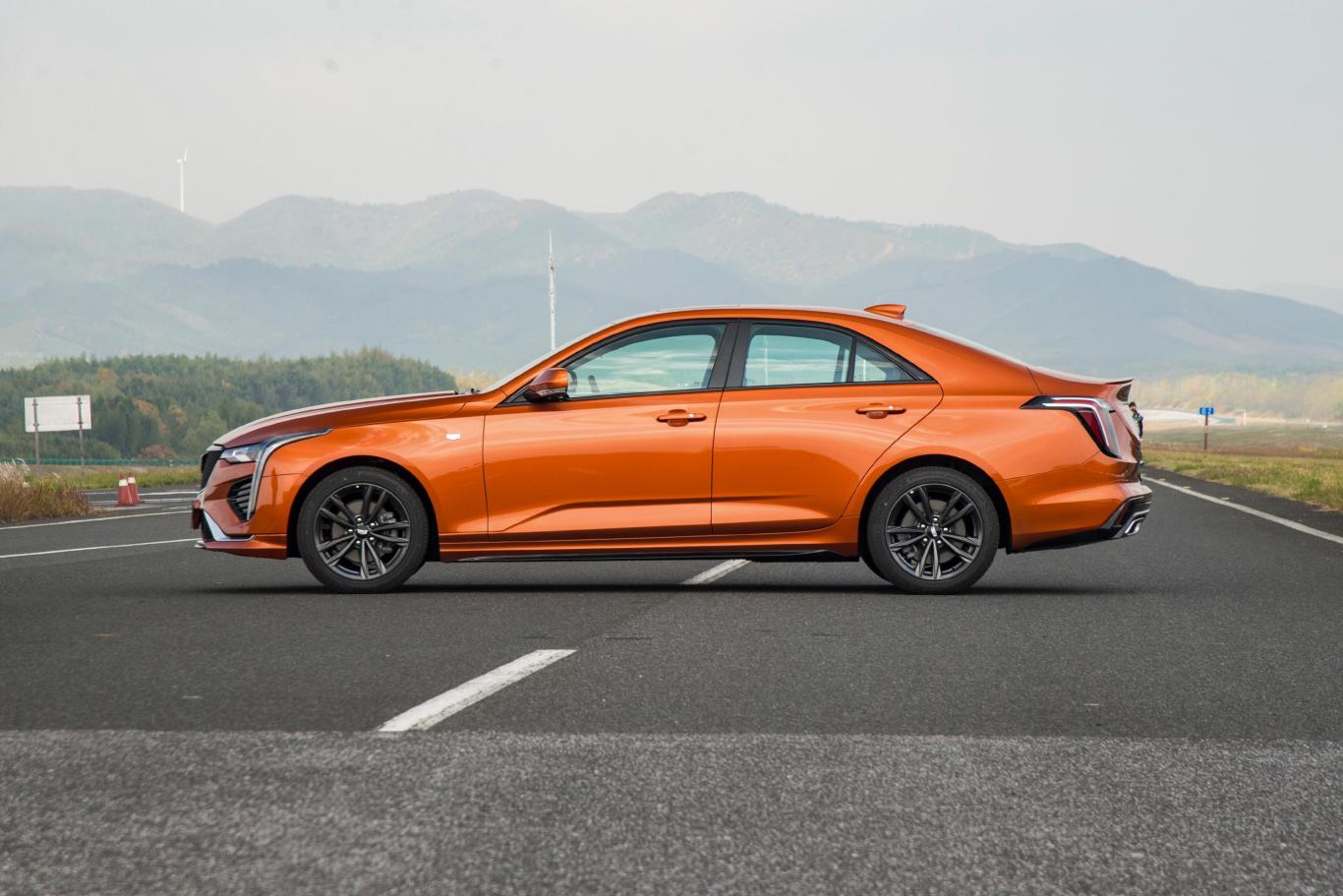 【凯迪拉克CT425T 豪华版正侧车头向左水平图片-汽车图片大全】-易车