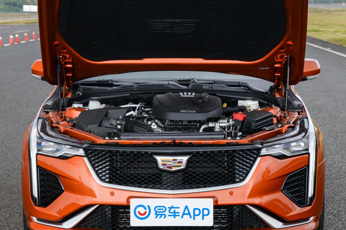 【凯迪拉克CT425T 豪华版发动机舱整体图片-汽车图片大全】-易车