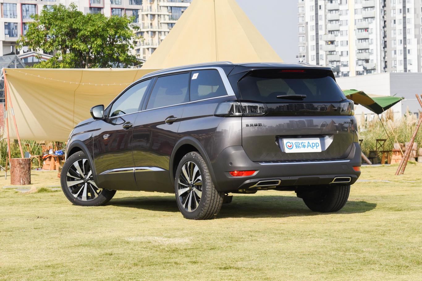 【标致5008400THP 旗舰荣耀版 7座侧后45度车头向左水平图片-汽车图片大全】-易车