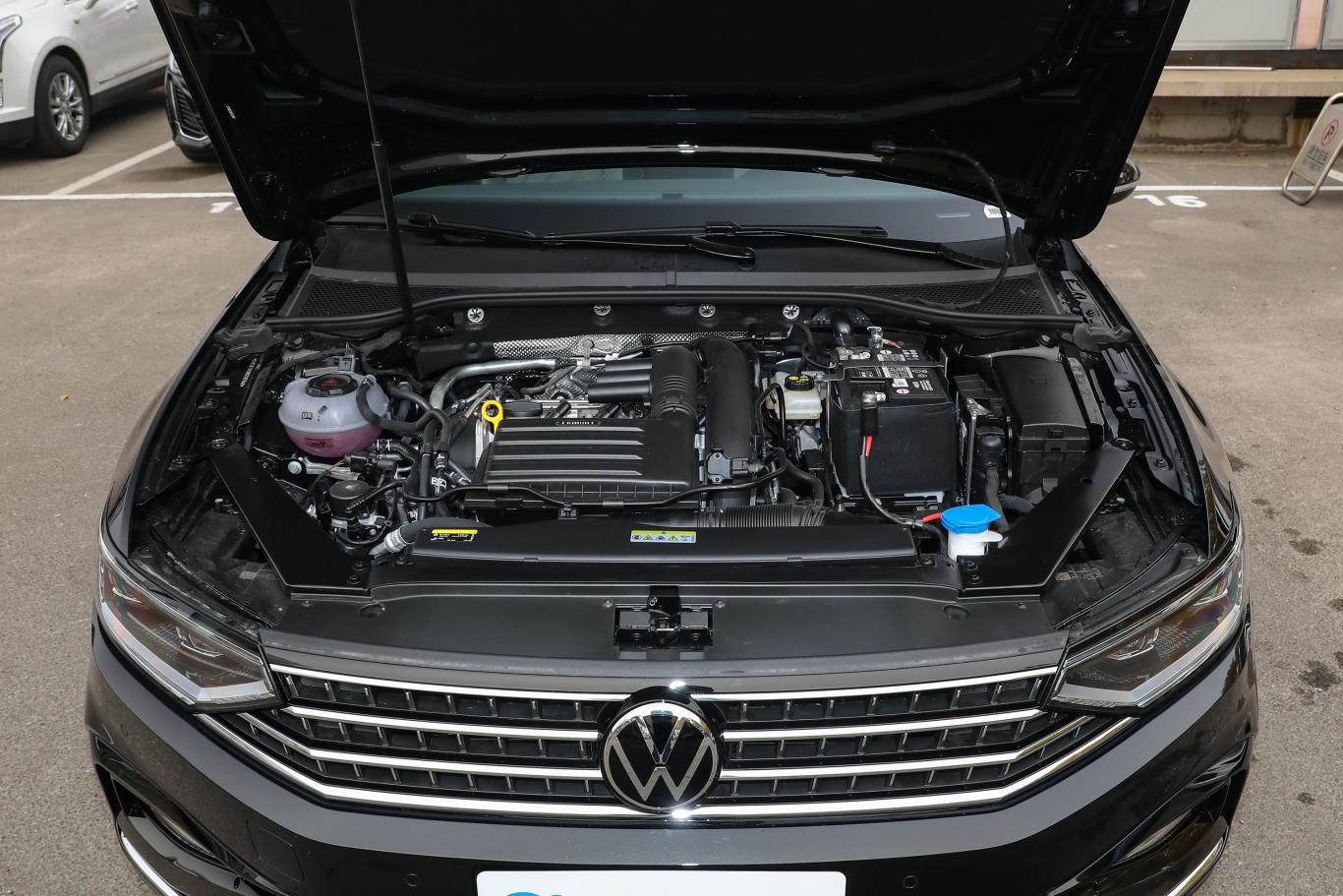 【迈腾200万辆纪念版 280TSI 领先型发动机舱整体图片-汽车图片大全】-易车