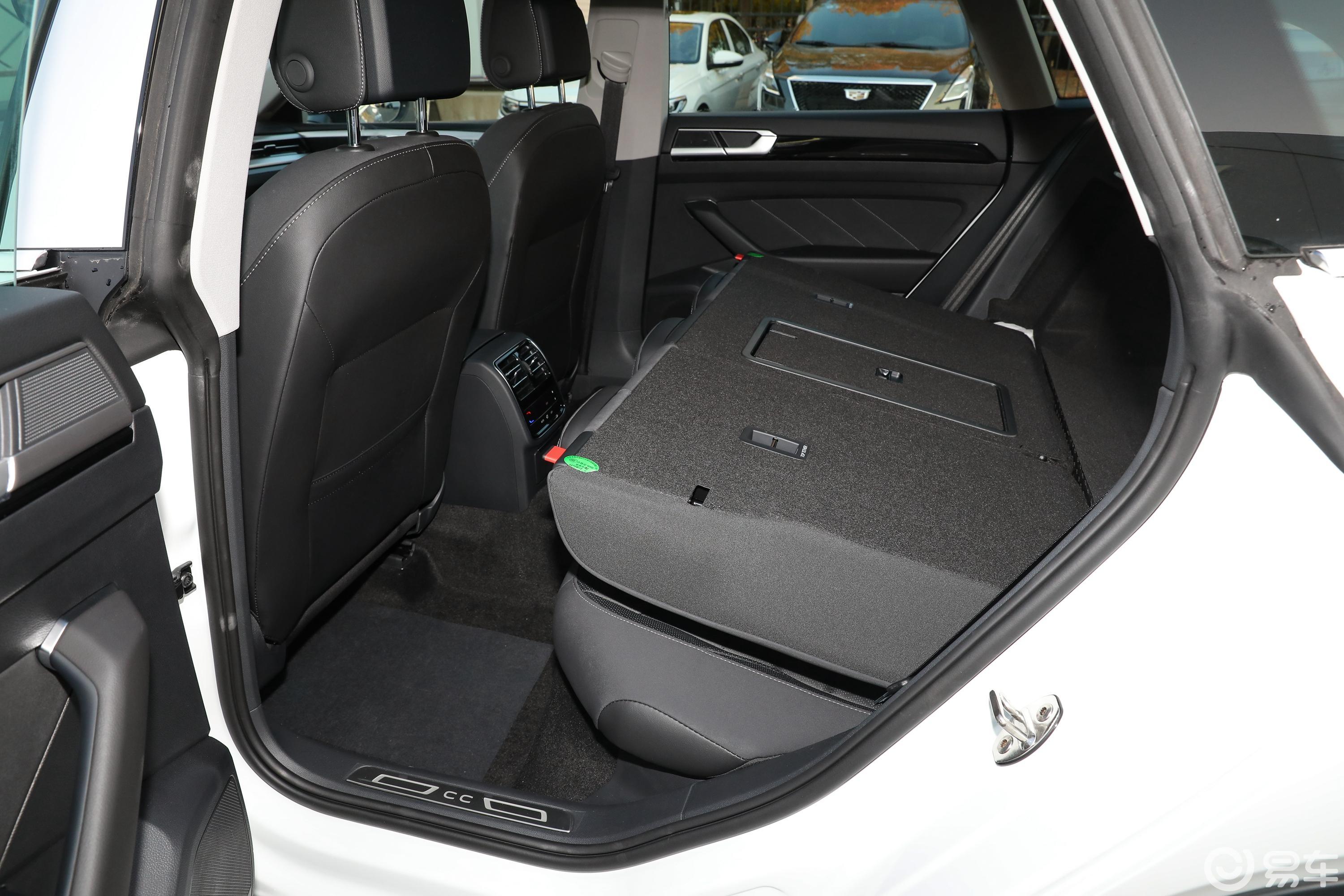 【一汽-大众CC猎装车 380TSI 猎心版后排空间图片-汽车图片大全】-易车