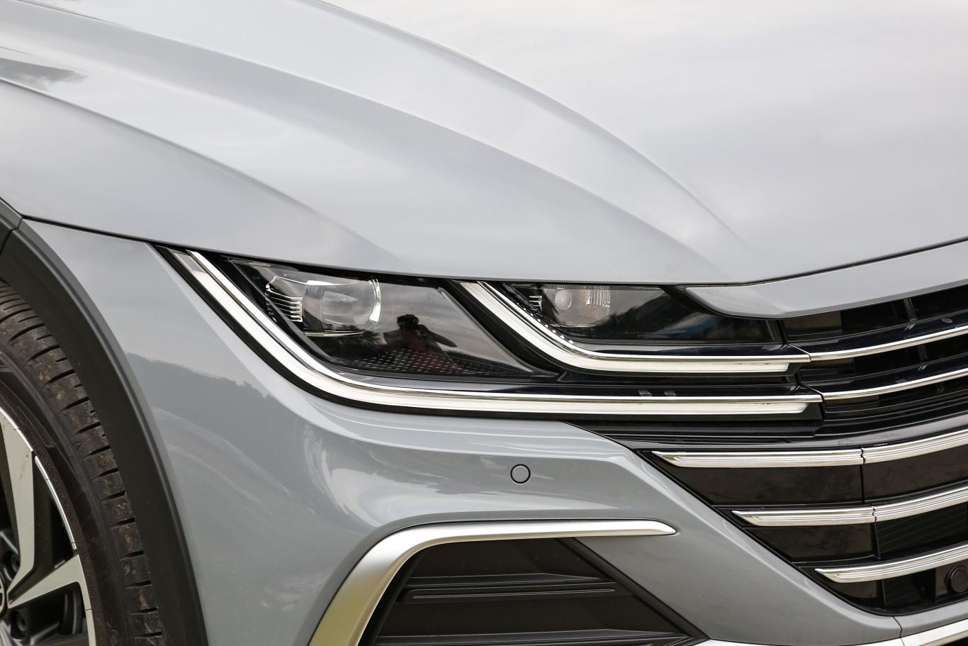 【一汽-大众CC猎装车 330TSI 猎目版大灯侧45度俯拍图片-汽车图片大全】-易车