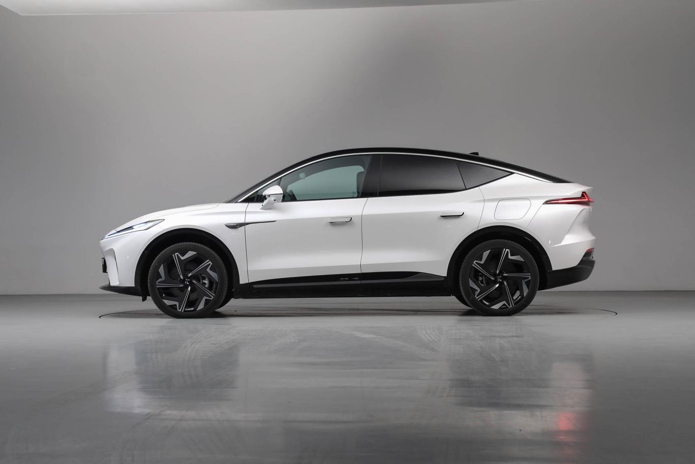 【飞凡R7606km 四驱性能屏霸Pro版正侧车头向左水平图片-汽车图片大全】-易车