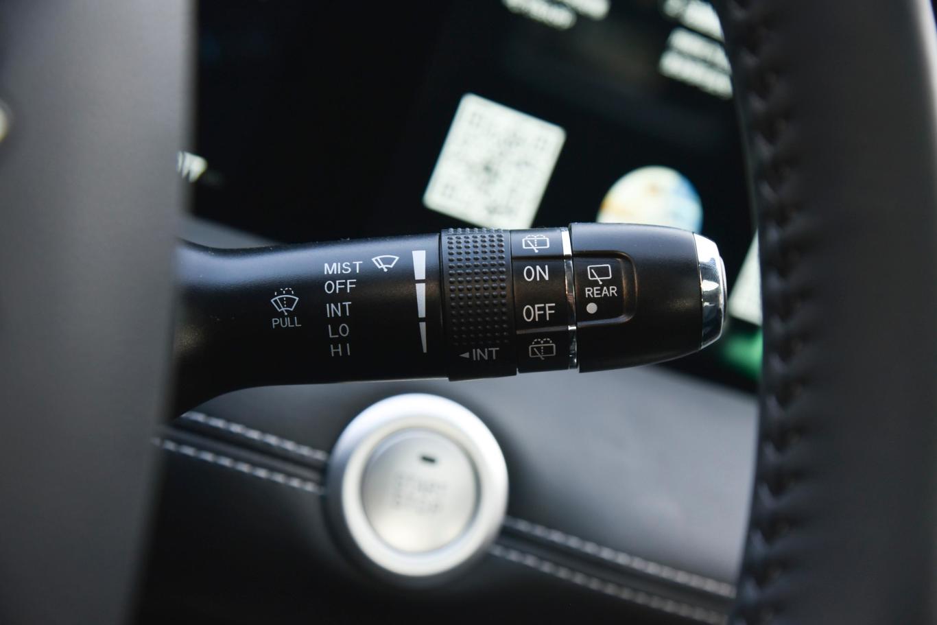 【哪吒U哪吒U-Ⅱ 401km Lite 磷酸铁锂主驾驶位图片-汽车图片大全】-易车